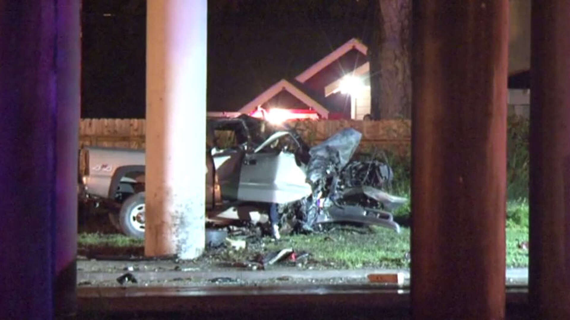 2 dead after police chase leads to fiery north Houston crash