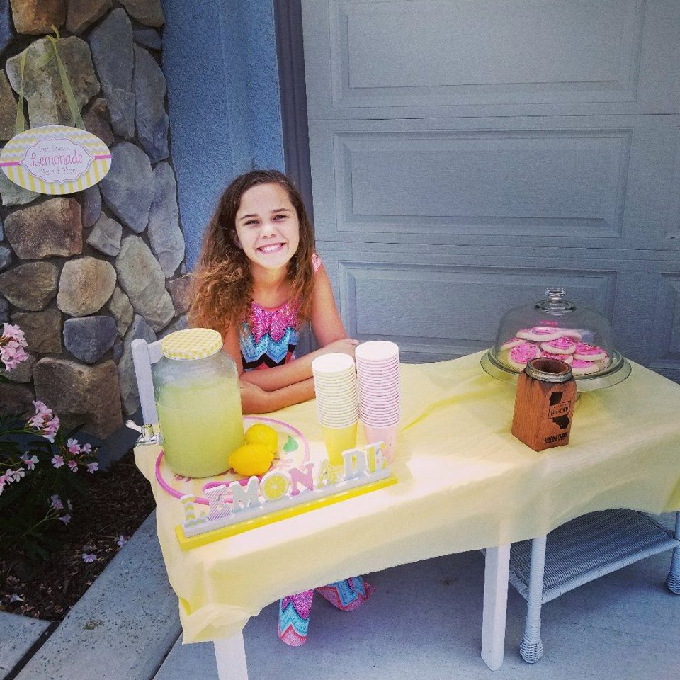 Girl at lemonade stand threatened by a man who said he'd call police ...