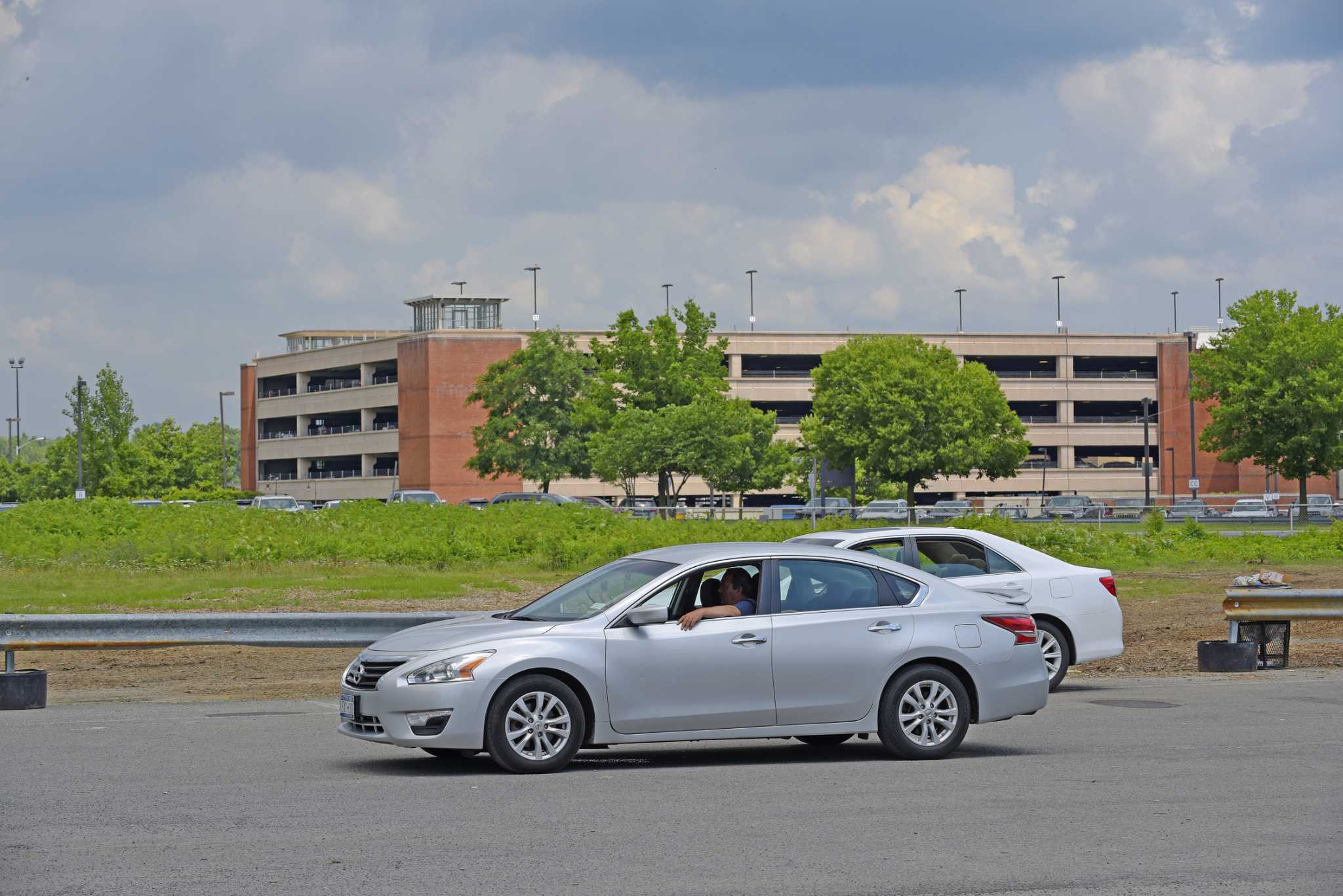 Ride-hailing drivers says there's much to like about their jobs