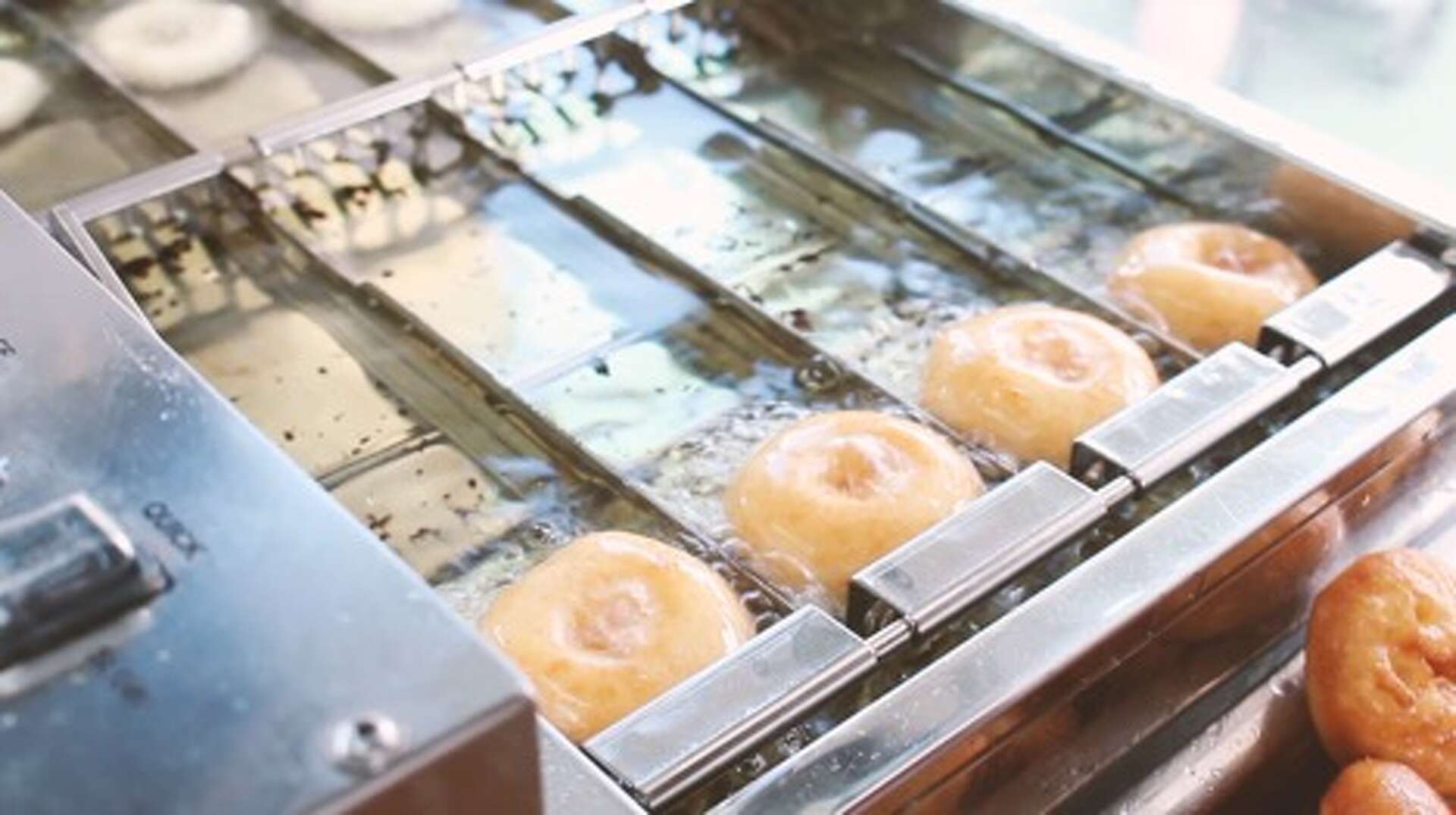 Teens put the 'do' in donut biz