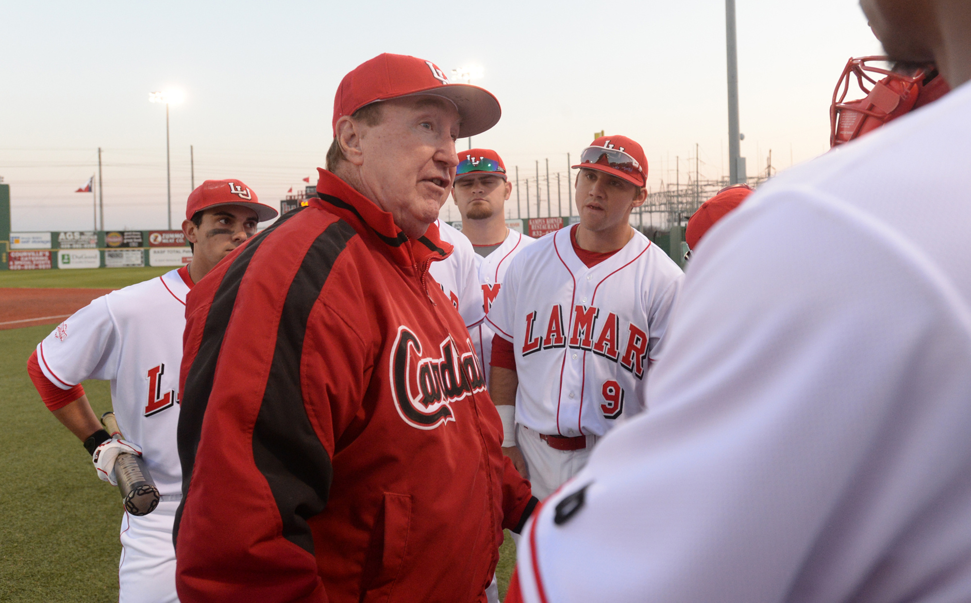 Former Lamar baseball coach to be inducted into hall of fame