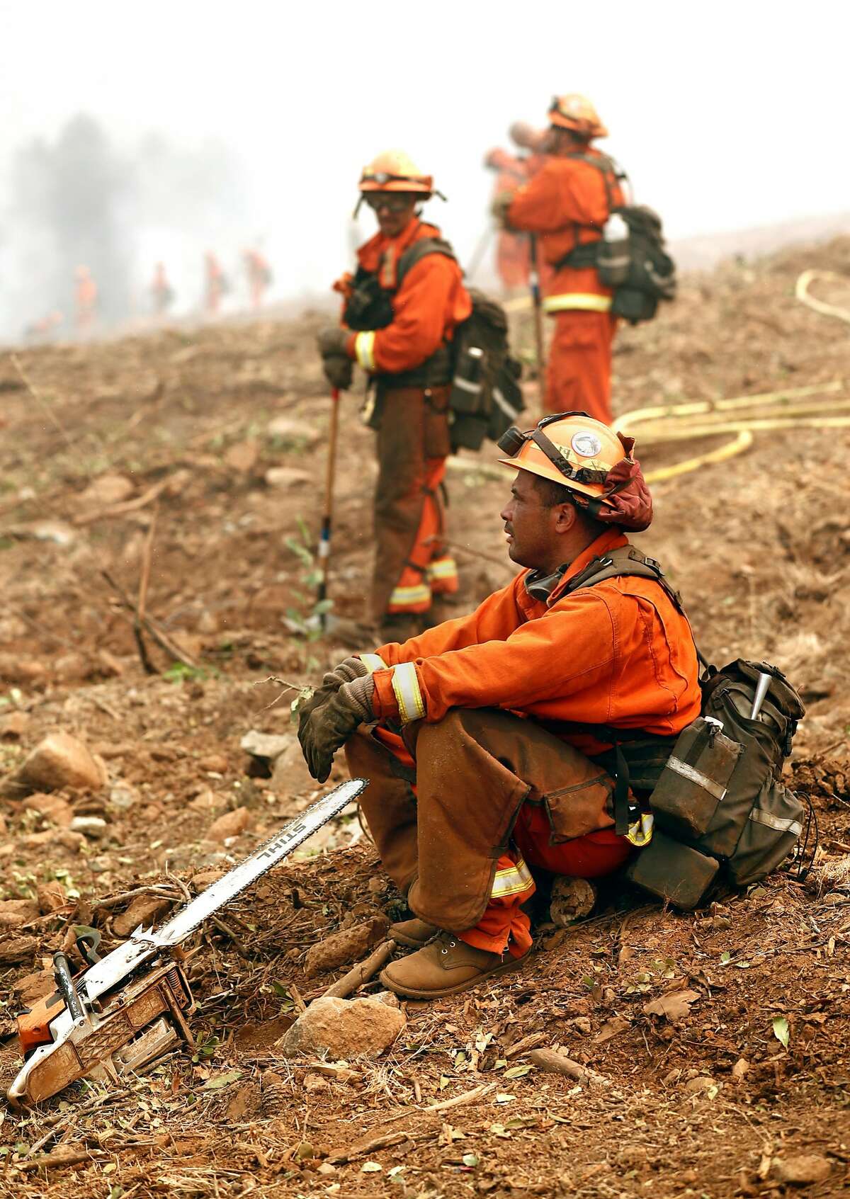 Thousands evacuated as fire west of Yosemite grows to 48,000 acres