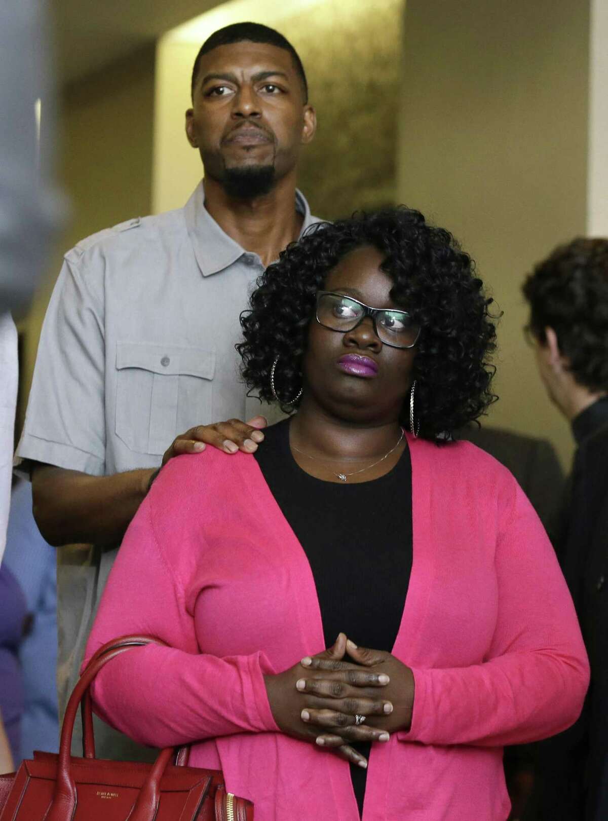 Ex-Texas officer indicted on murder charge in teen’s death