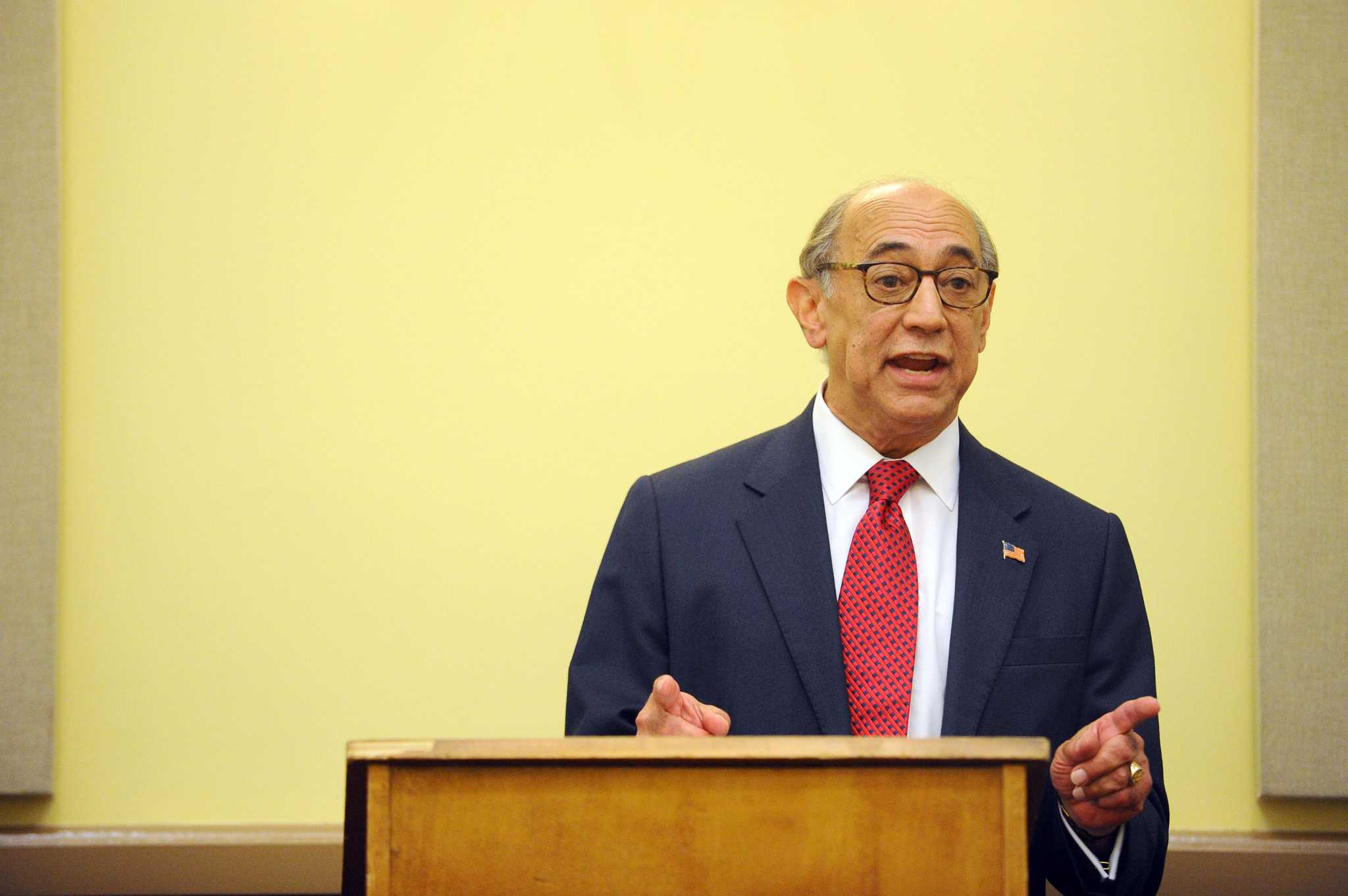 Mahoney drops call for primary against Michelson
