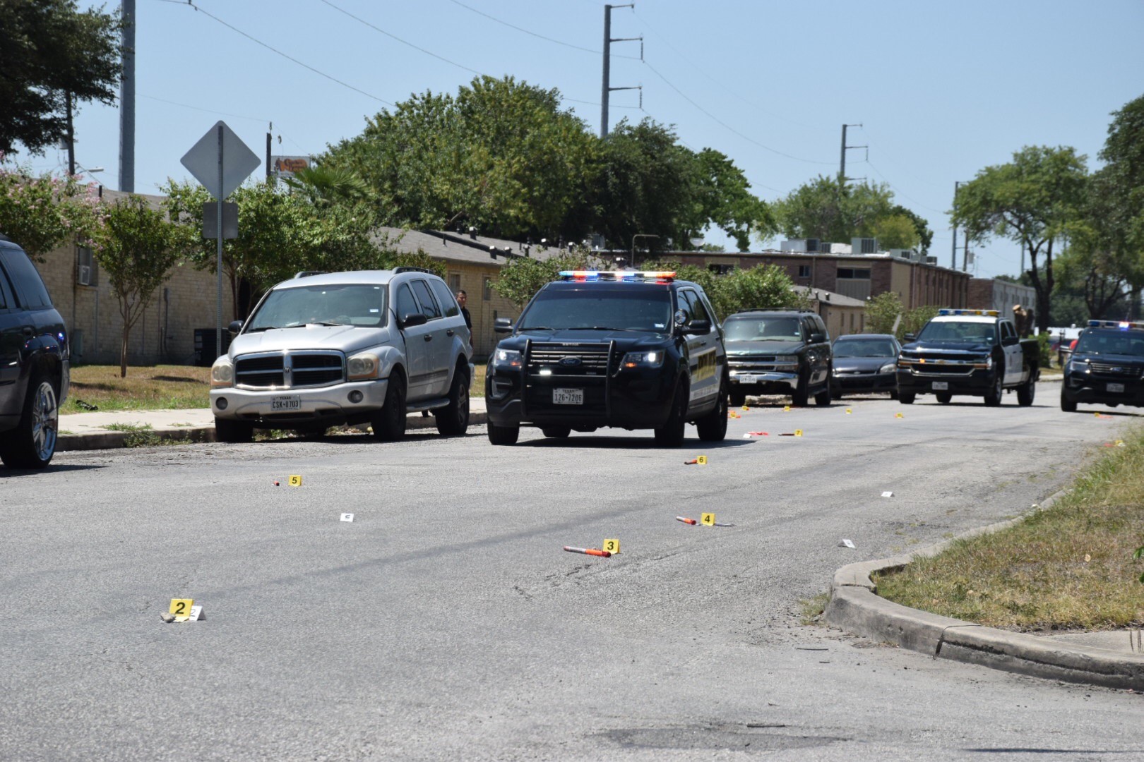 Man hopped out of moving Cadillac, shot man in head on Northeast Side ...