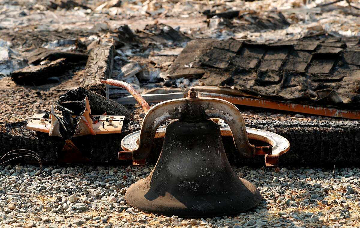 Thousands evacuated as fire west of Yosemite grows to 48,000 acres