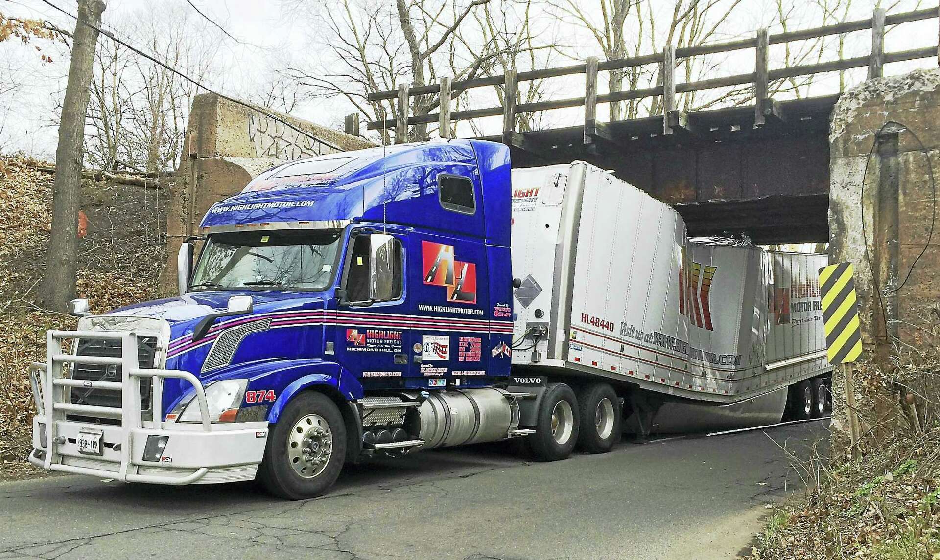 North Haven shares plan to stop trucks from hitting railroad bridge