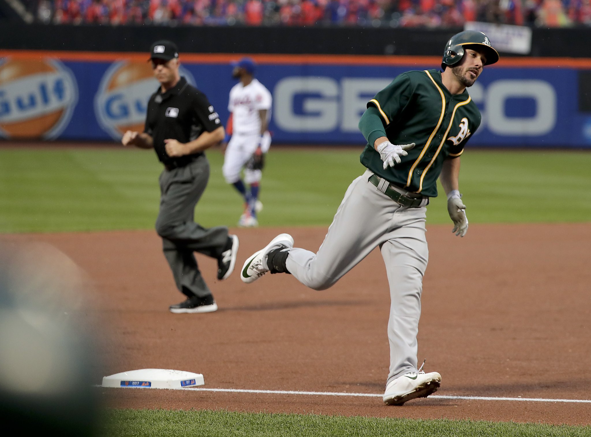 A’s Matt Joyce playing with heavy heart