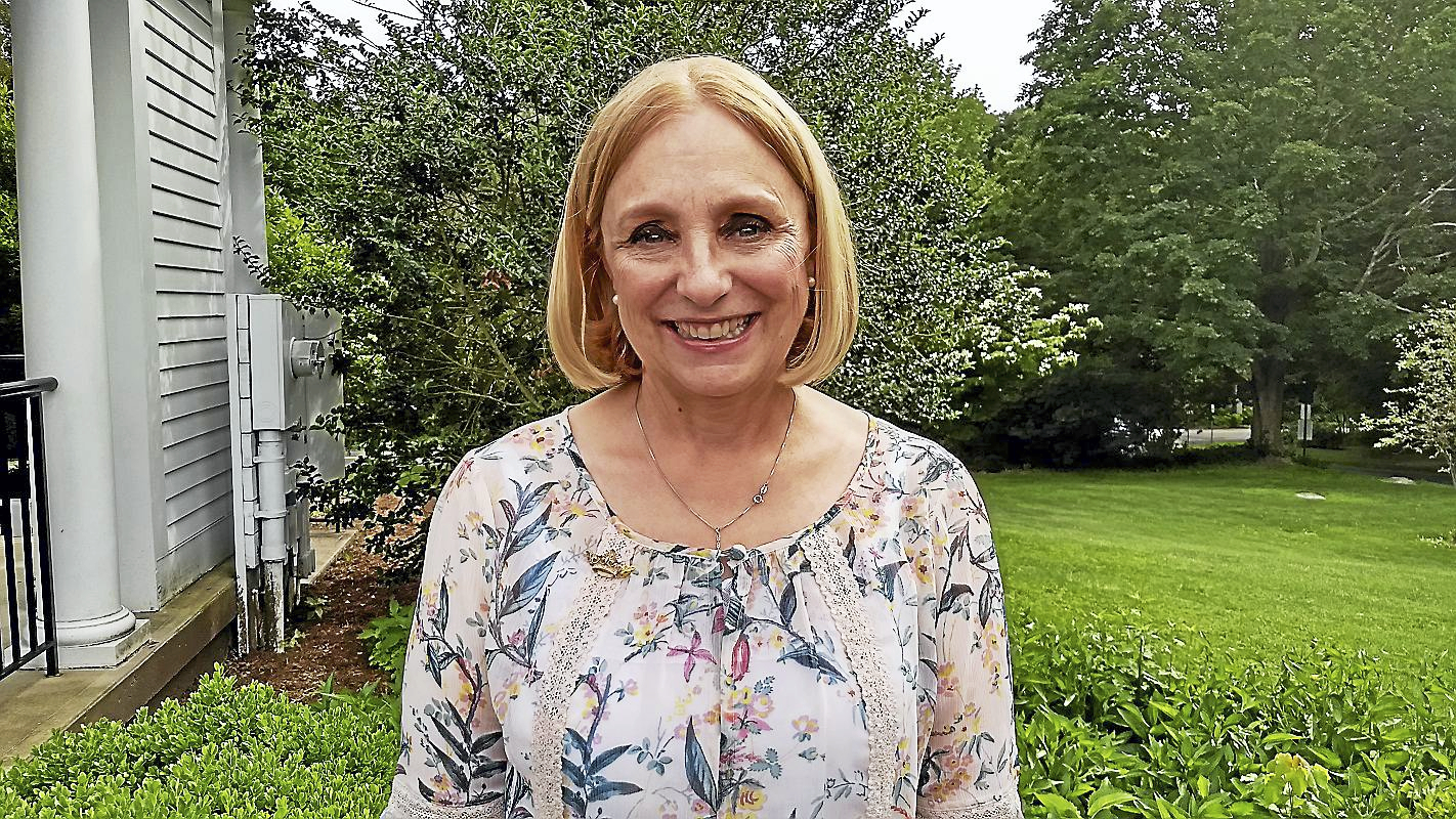 Heller sworn-in as first selectwoman of Woodbridge