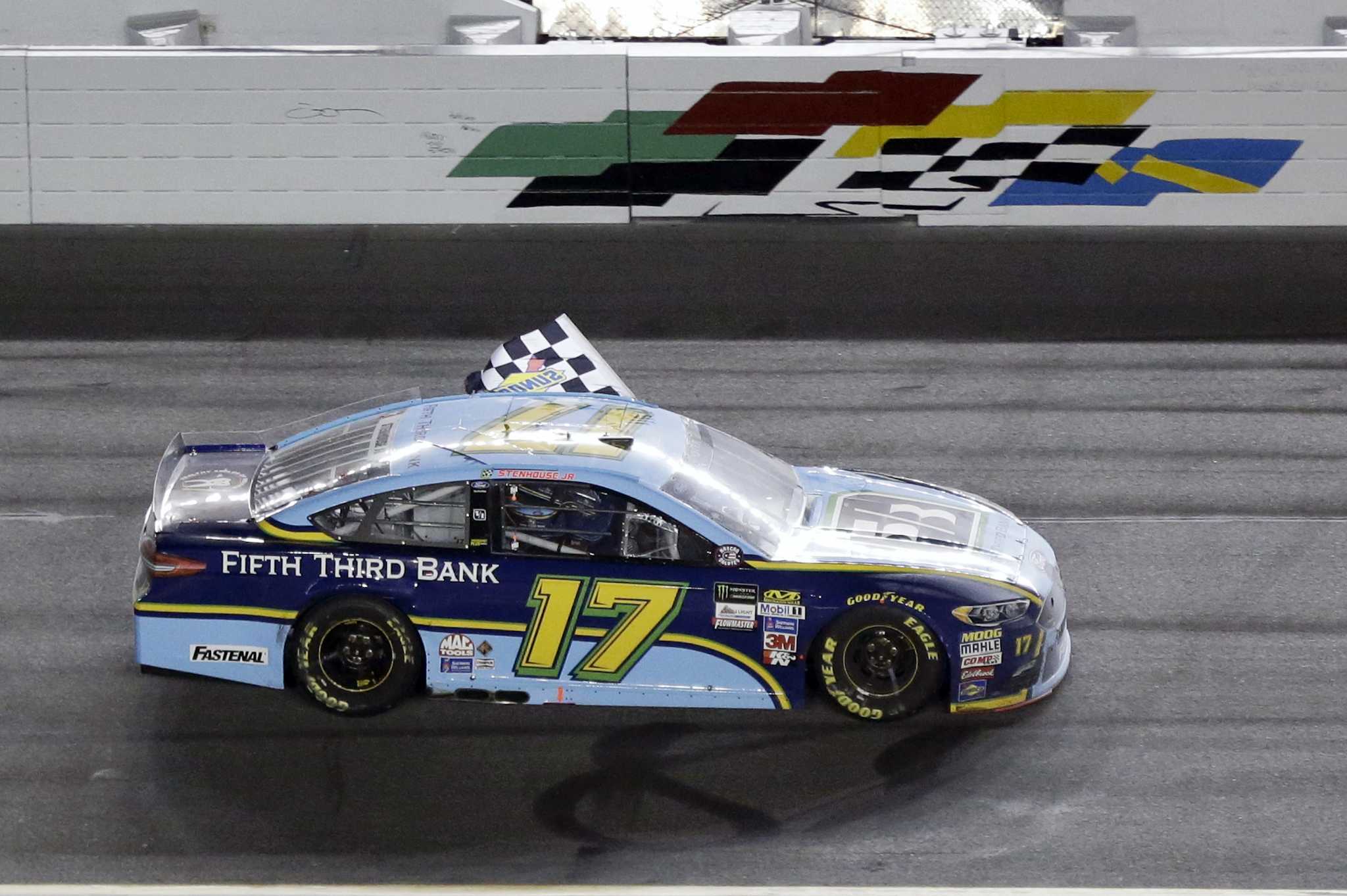 Ricky Stenhouse Jr. surging for rebuilt Roush Fenway Racing