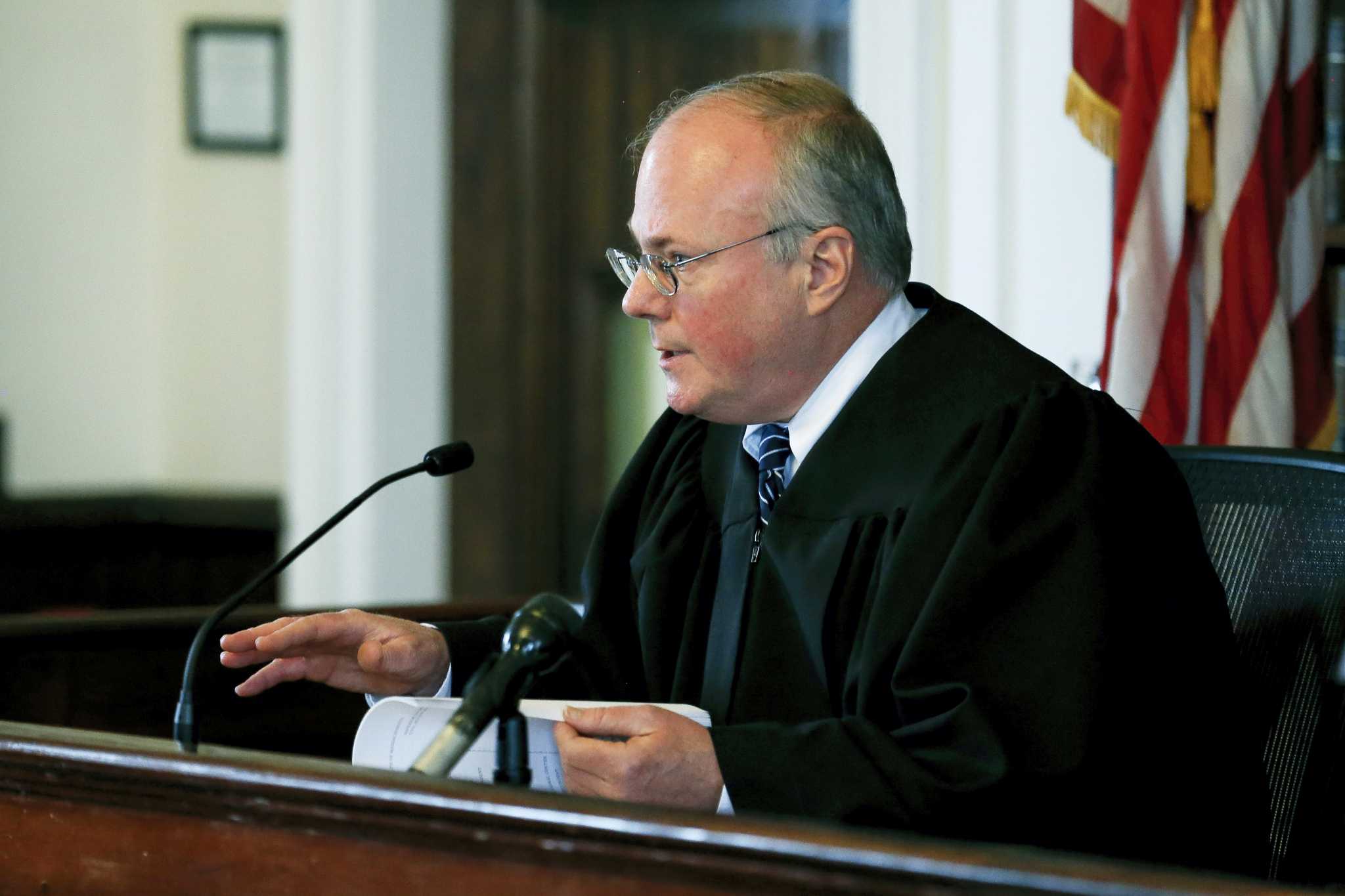 Judge orders evidence preserved in Aaron Hernandez prison suicide