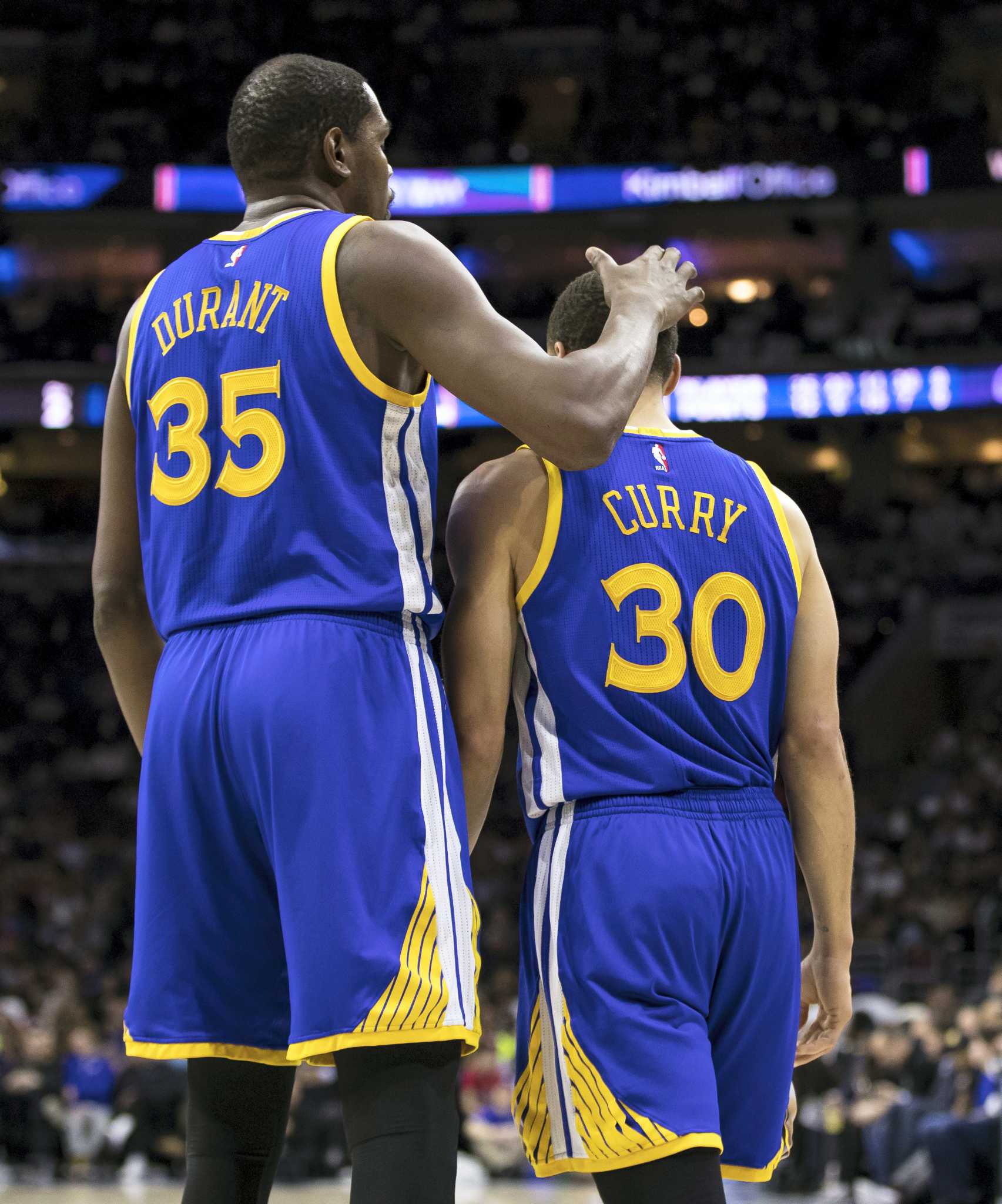 NBA Capsules: James, Durant return; Curry shoots 0 for 11 from downtown