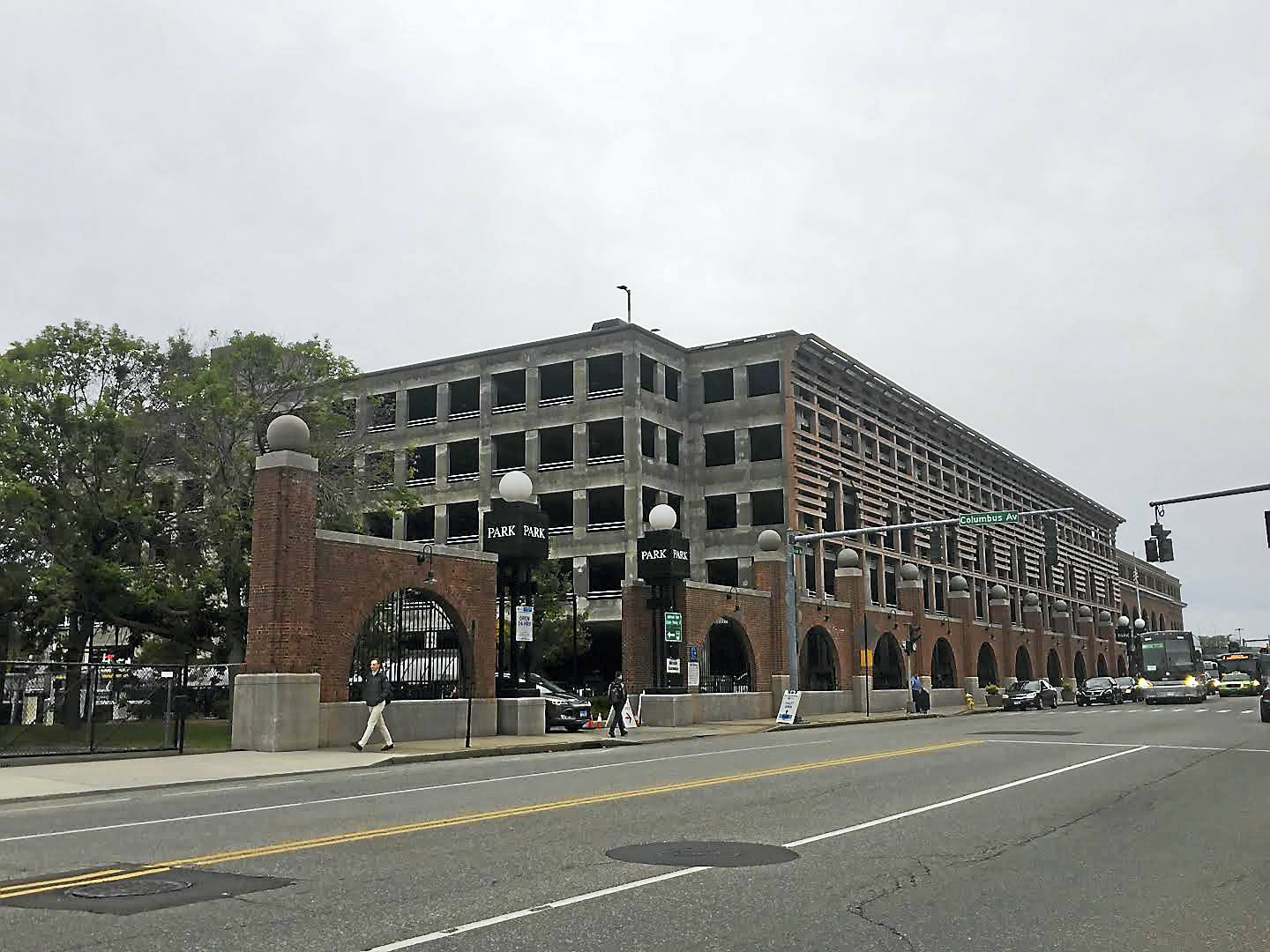 Duo Dickinson: For Union Station garage, why not better and bigger?