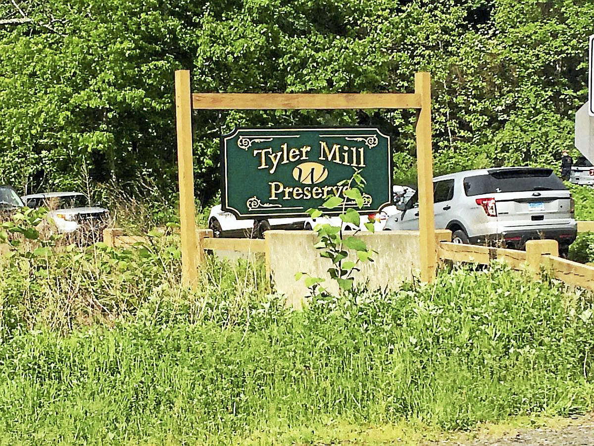 Wallingford police find body at Tyler Mill Preserve