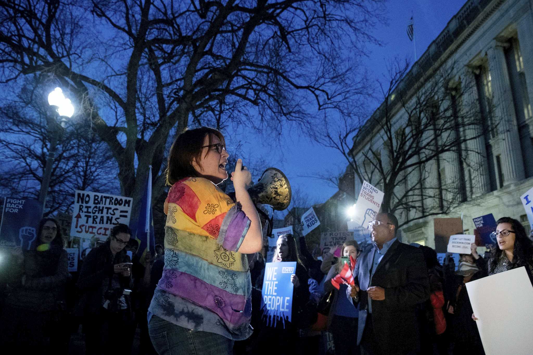 Trump administration lifts transgender bathroom guidance