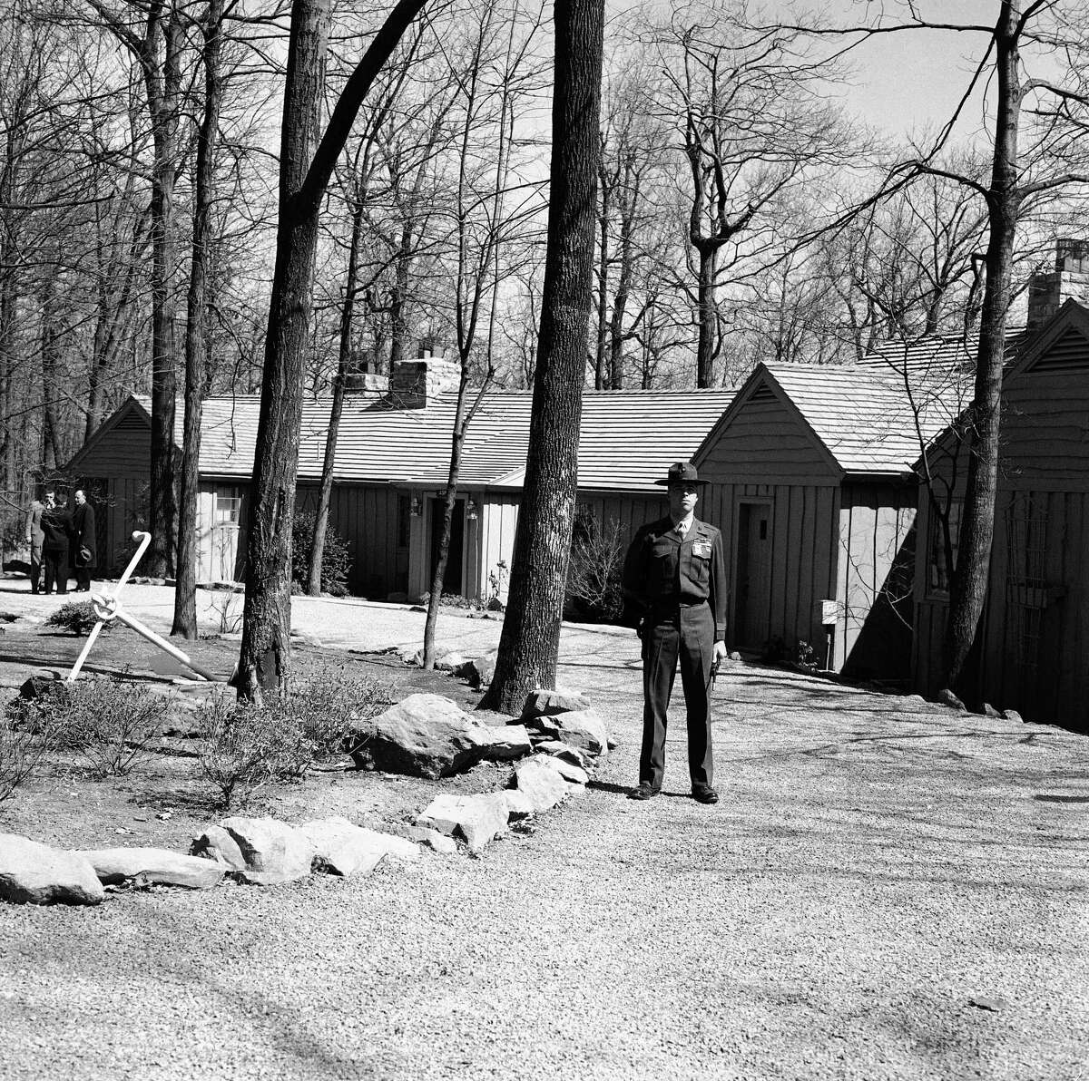 From regal to rustic, Trump heads to Camp David for 1st time