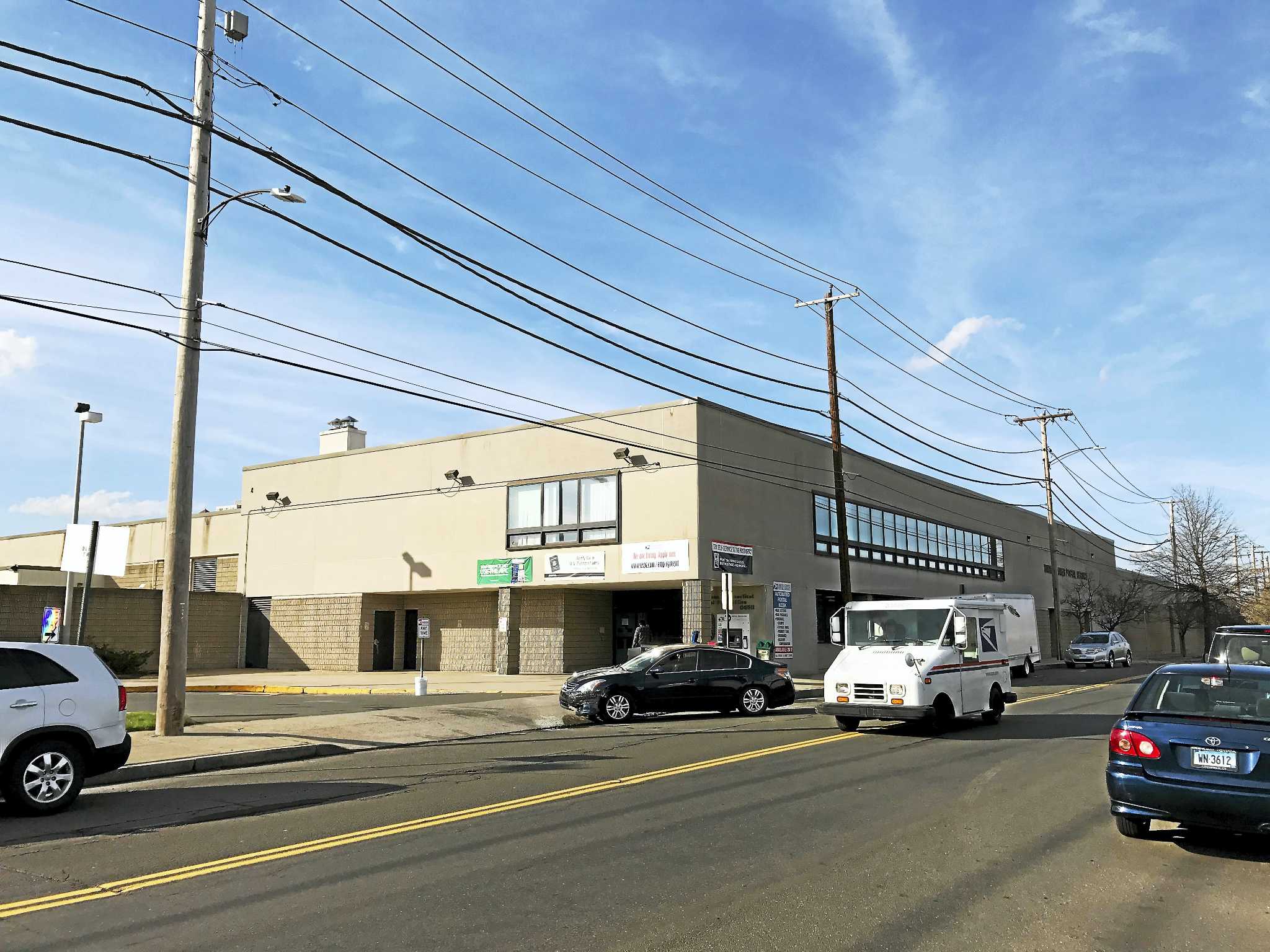 Newspaper honor box wiring prompts bomb squad response in New Haven