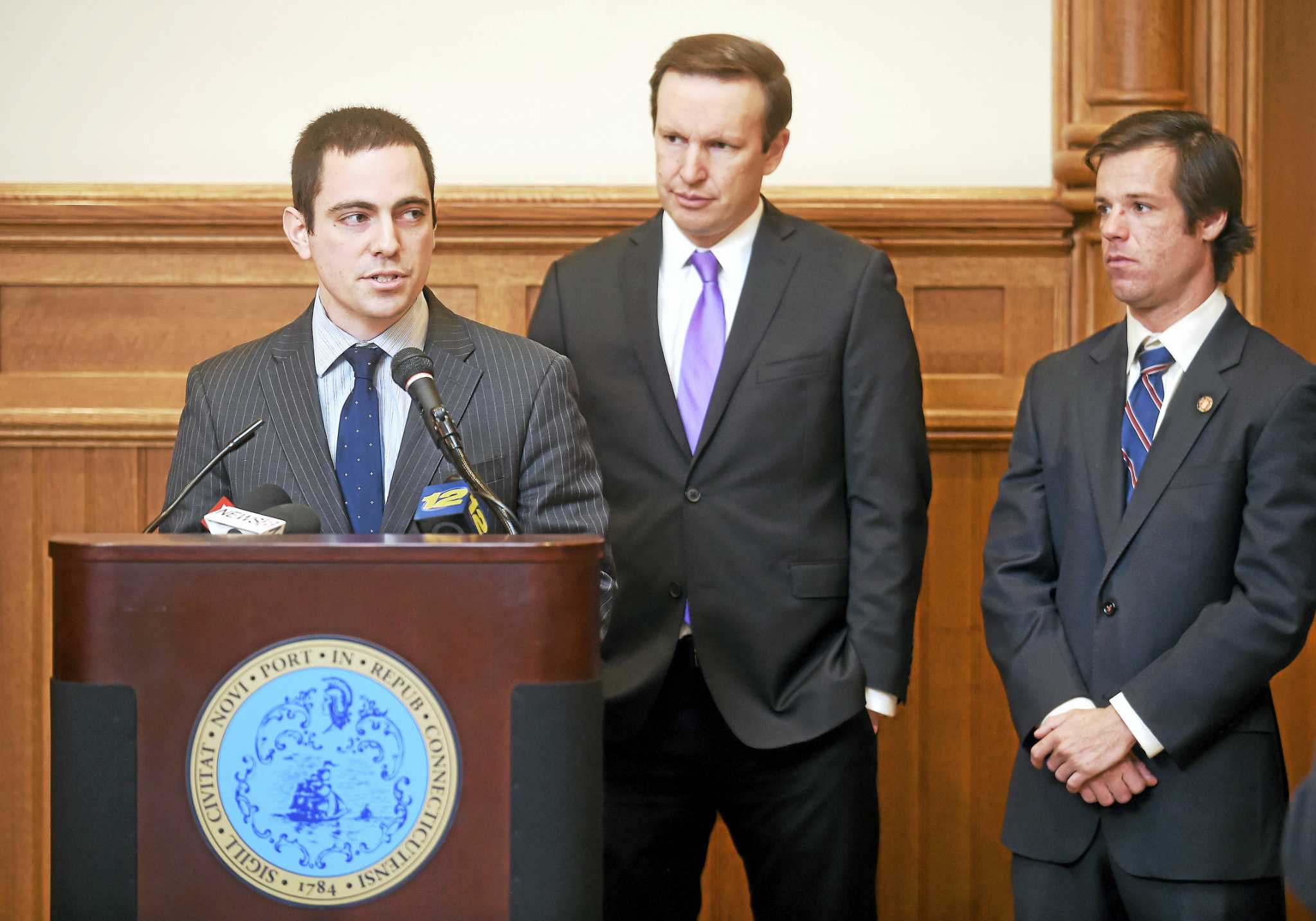 Sen. Chris Murphy introduces act to help get mental health care for ...