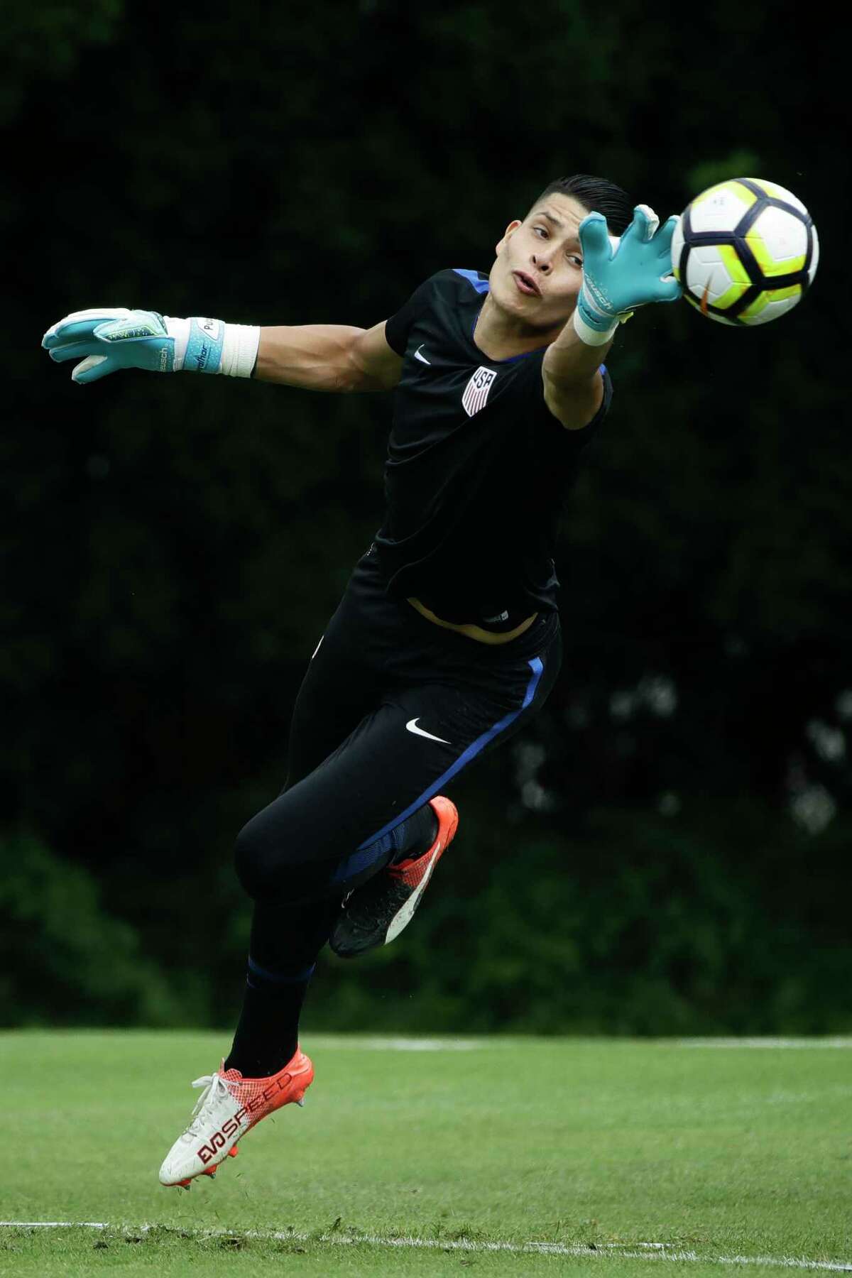 SOCCER: Jesse Gonzalez goes with heart, switches from Mexico to US