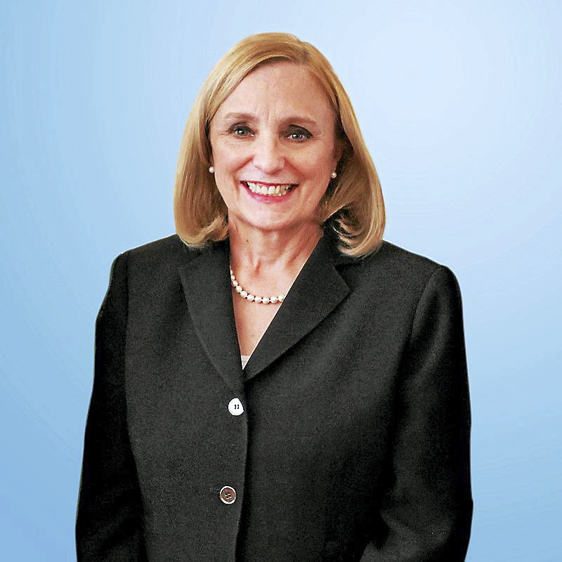 Beth Heller wins Woodbridge first selectman seat