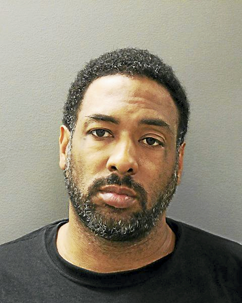 Hamden man accused of threatening with knife