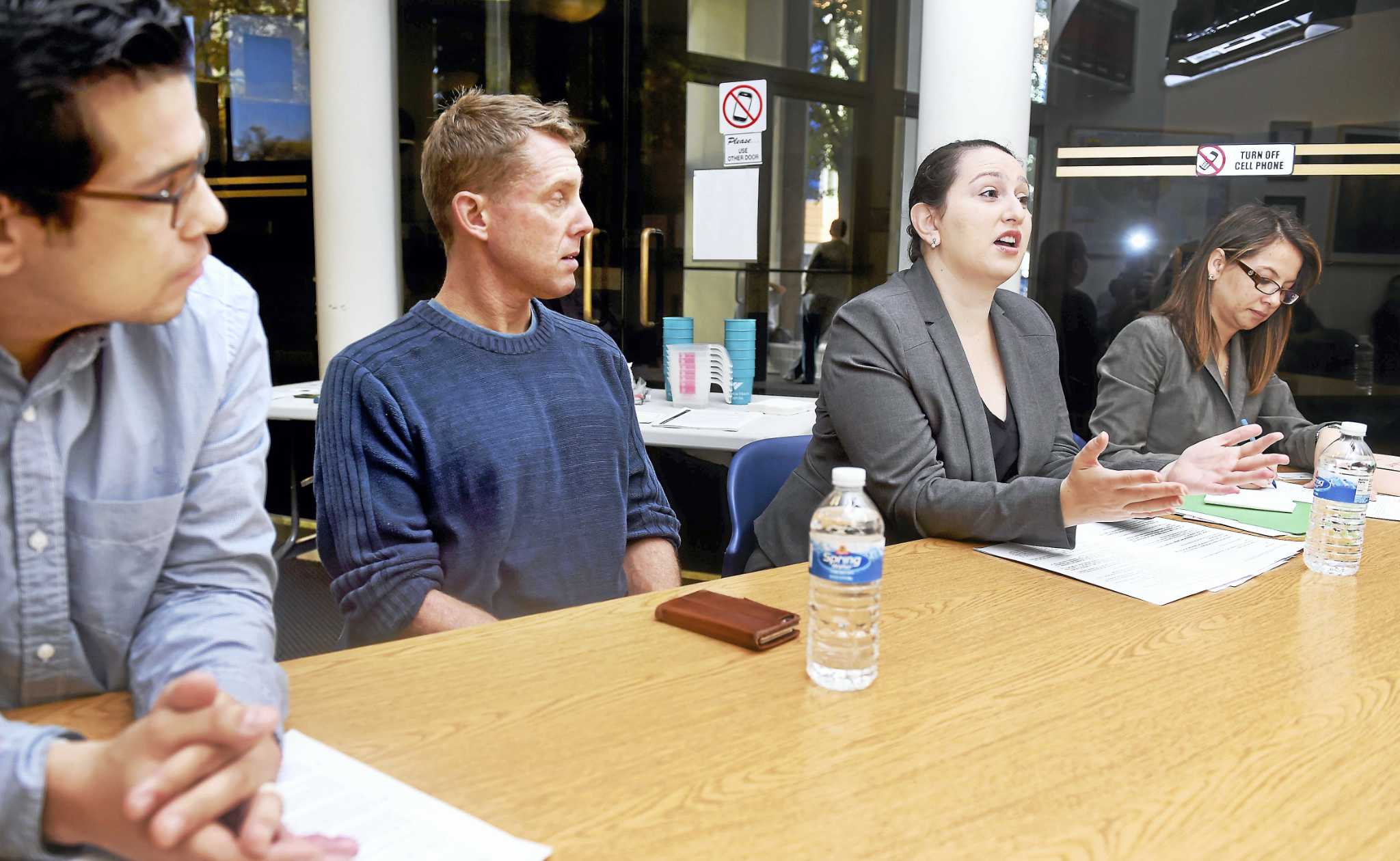 Amid debate nationwide over immigration, ACLU teaches ‘Know Your Rights ...