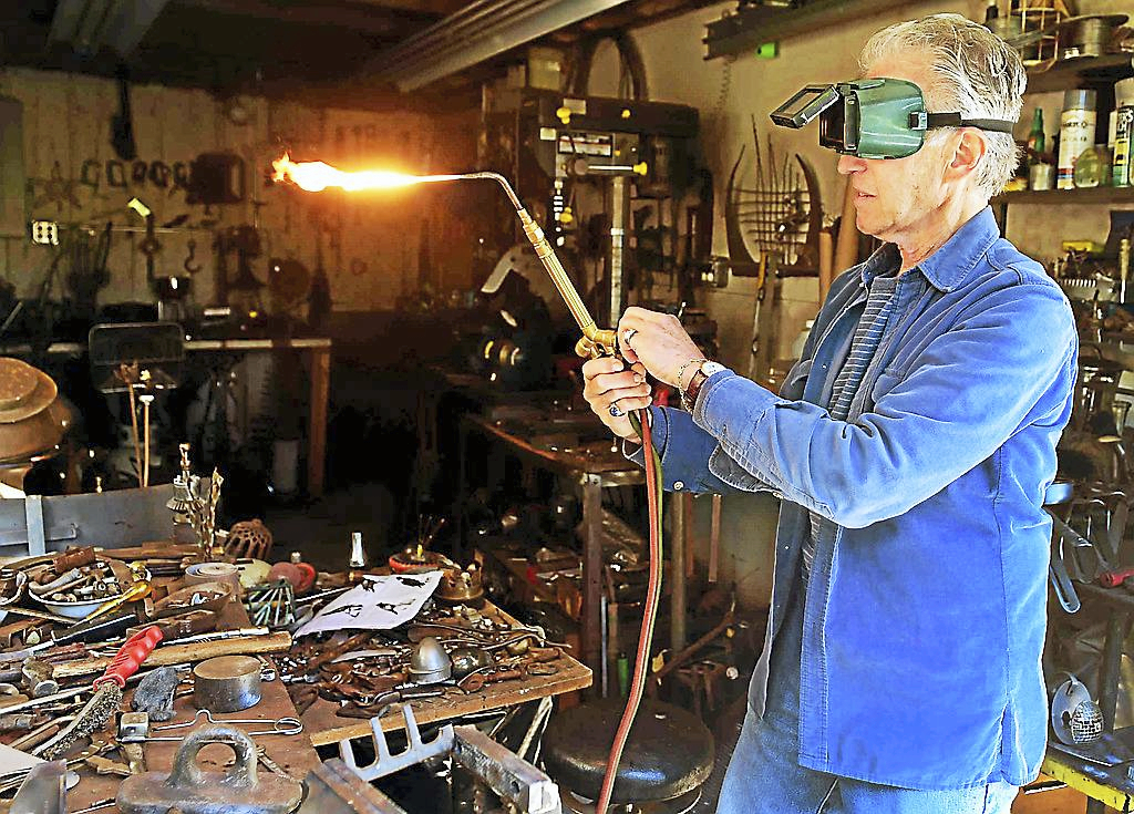 Madison sculptor Stuart Lerner breathes new life into scrap metal