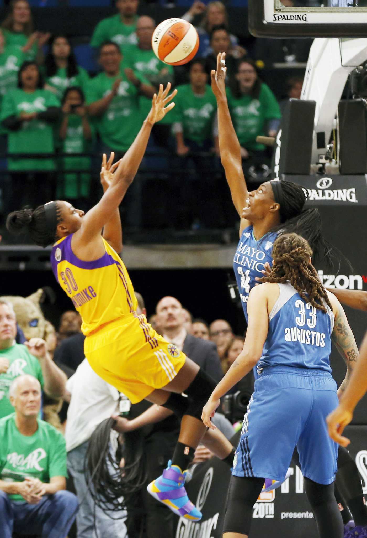 WNBA refs botch call again, this one in decisive Game 5