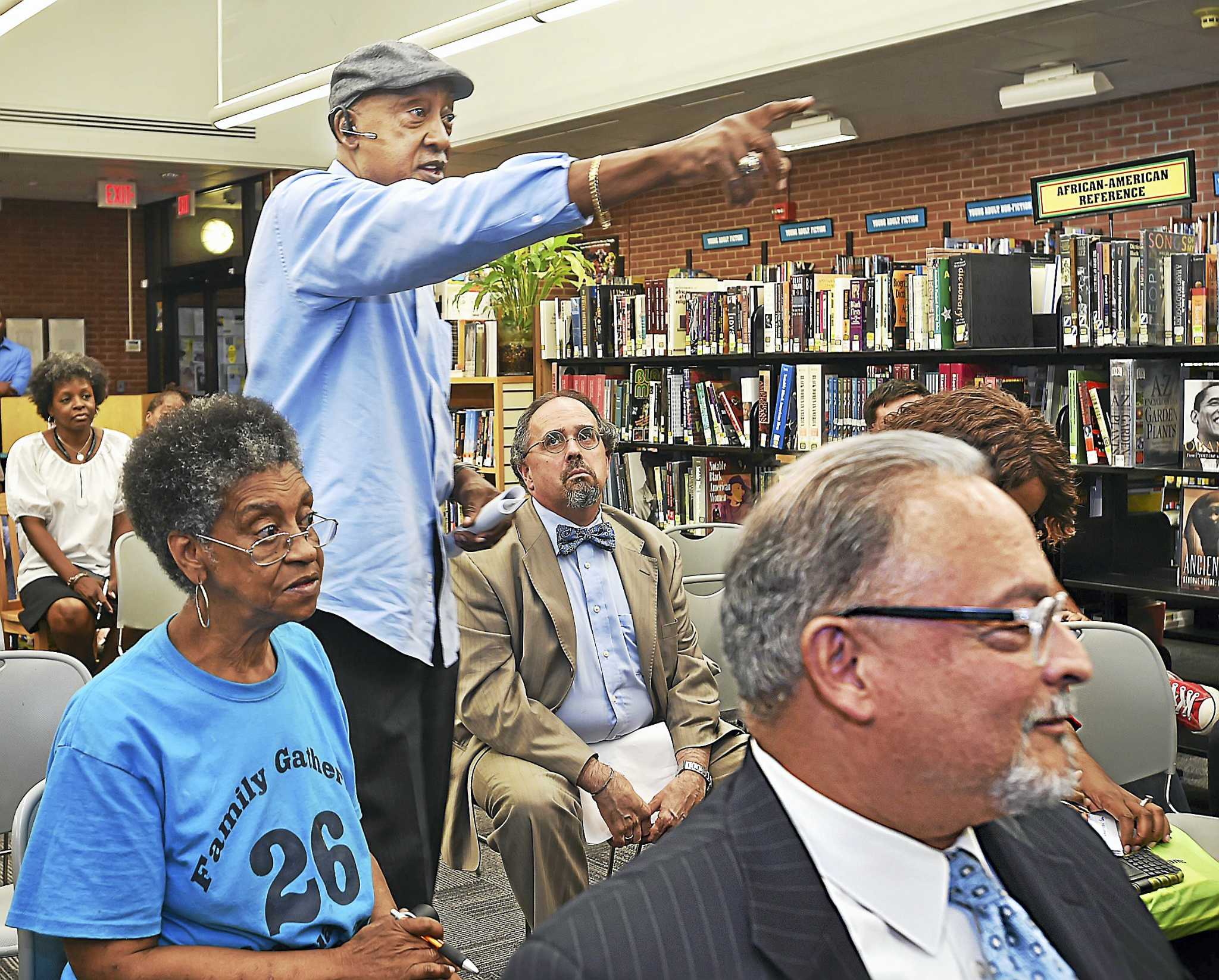 New Haven crowd wants police Chief Dean Esserman out