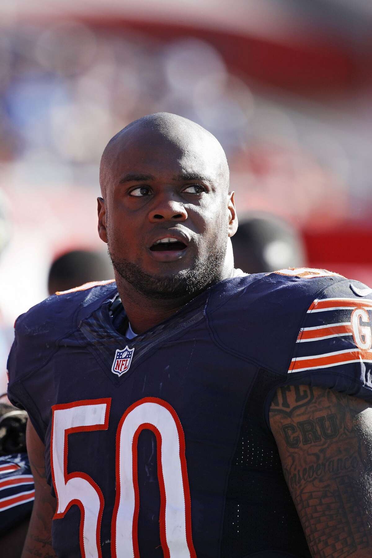 Bears' Jerrell Freeman saves choking man in Austin airport