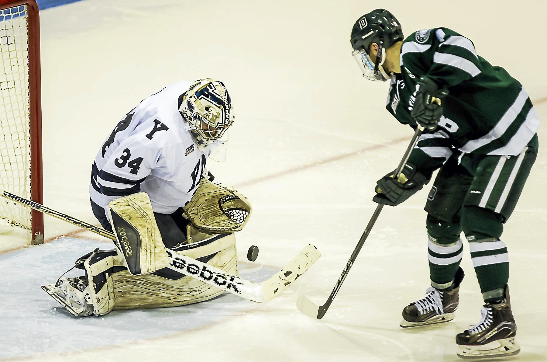 Yale’s Lyon finalist for Hobey Baker, Richter awards