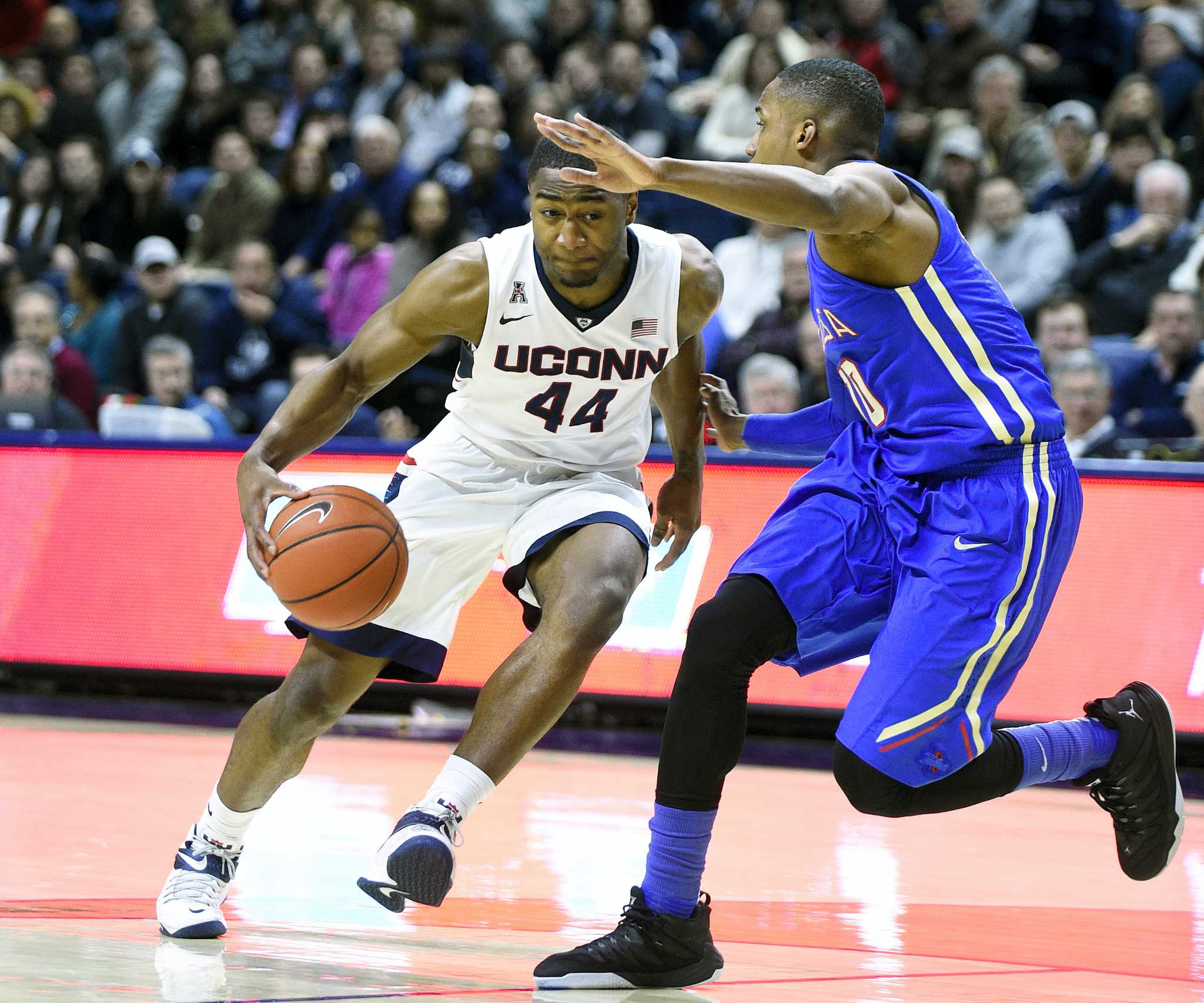 Ollie finds positives as UConn survives scare from Tulsa