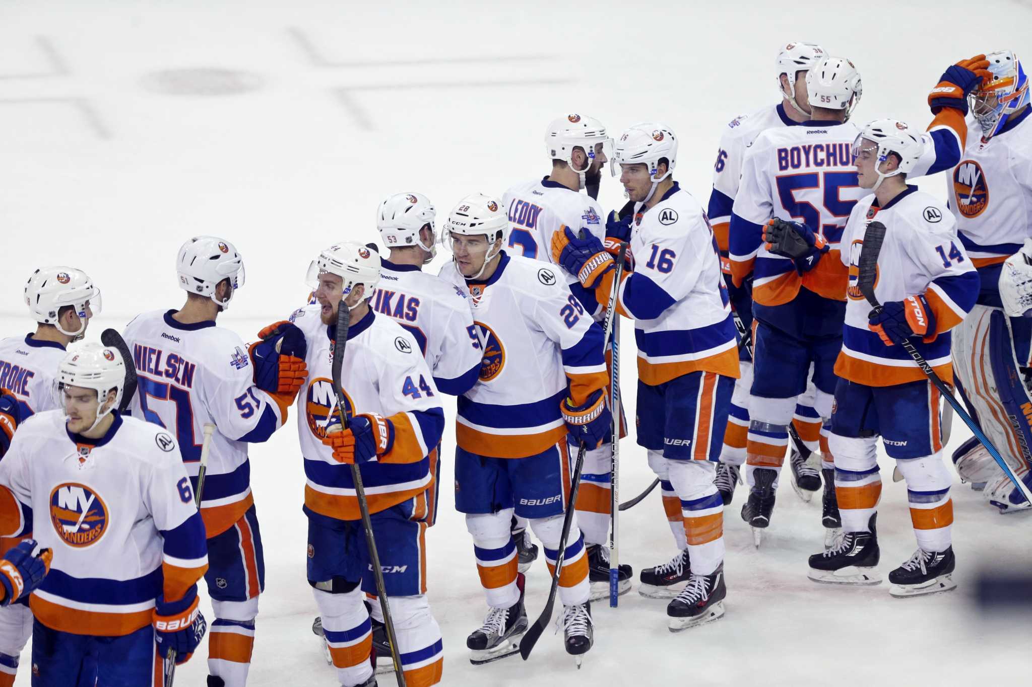 Islanders finish season sweep of Rangers