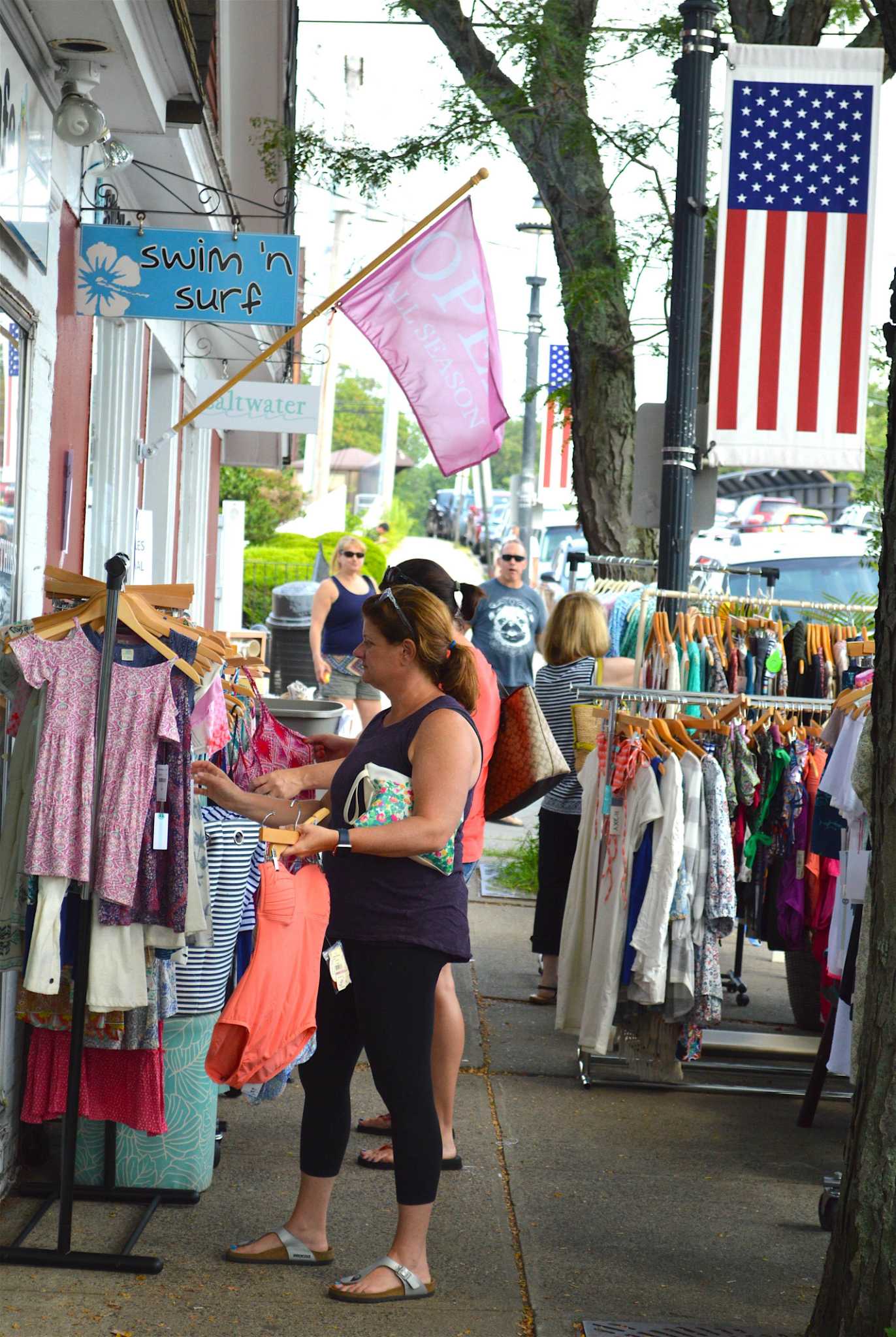In Pictures: Fairfield Sidewalk Sale & Street Fair