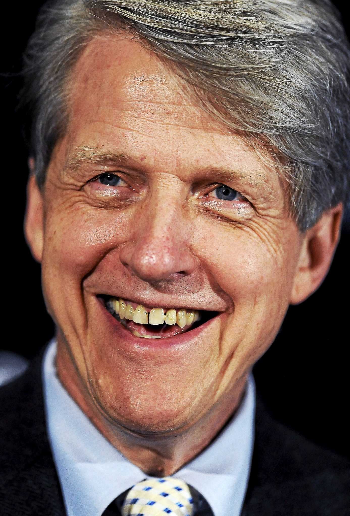Yale economist Robert Shiller bumped from flight