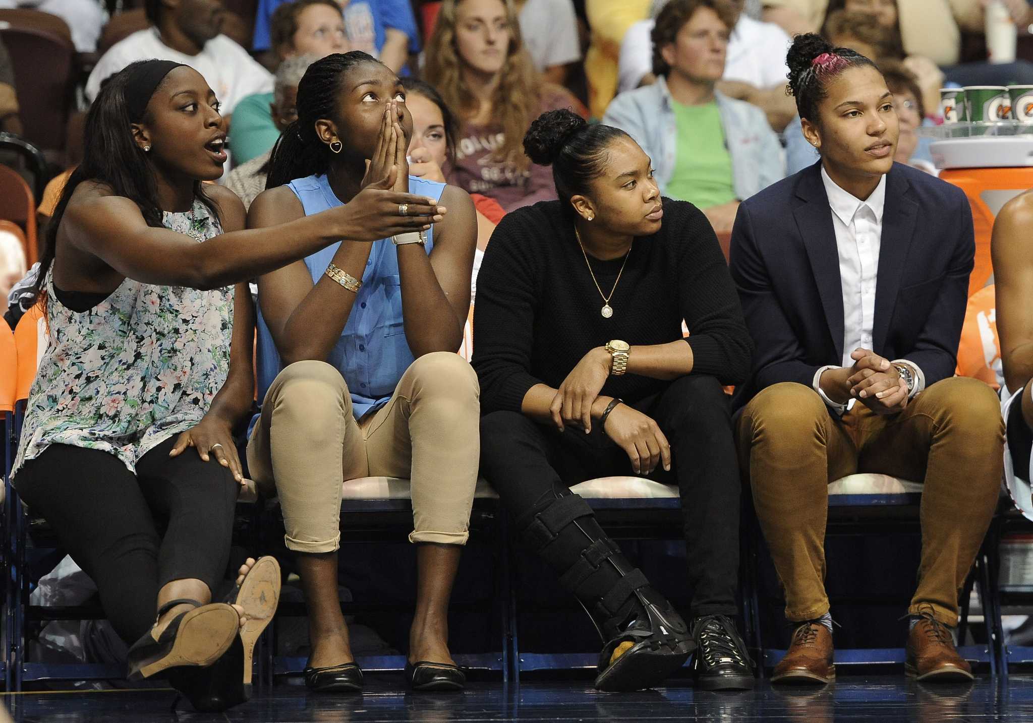 Angel McCoughtry, Dream take down Sun