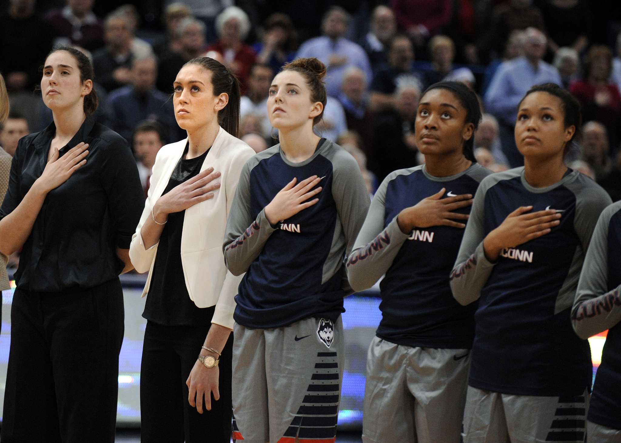 No Breanna Stewart, no problem for UConn in win over LSU