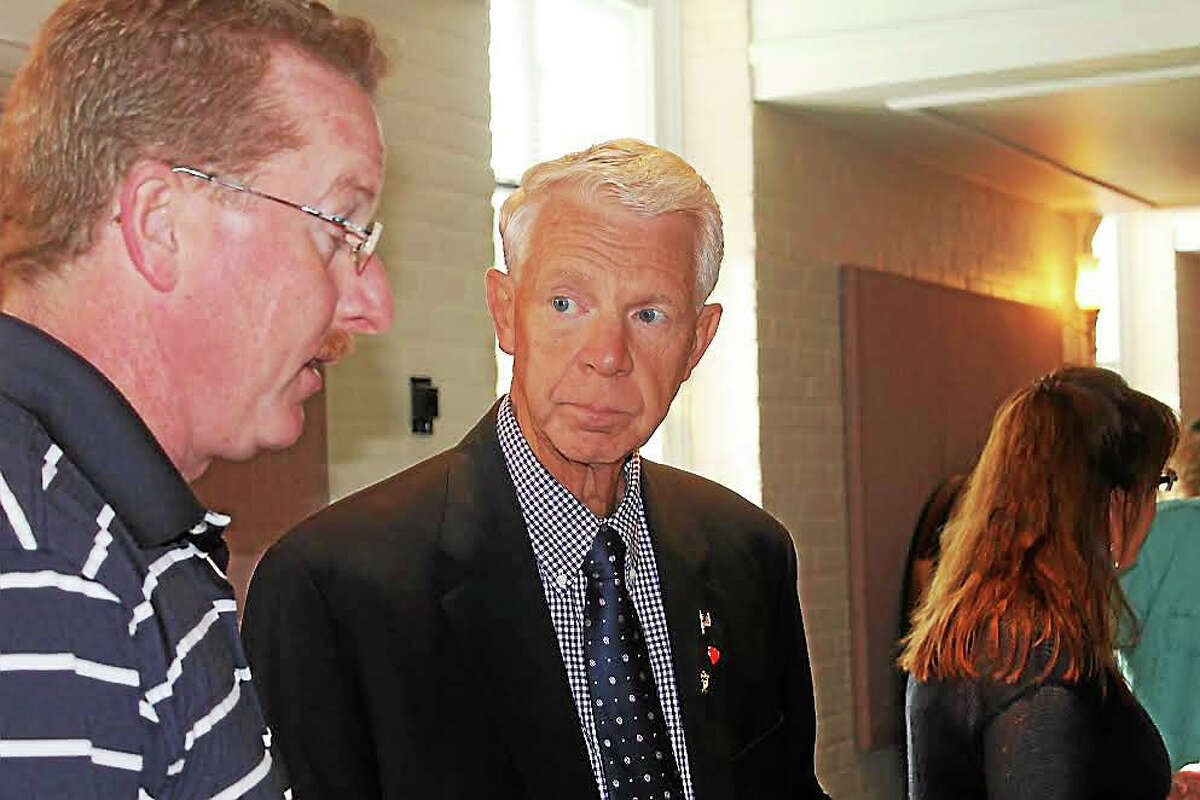 Clinton Republican Bruce Farmer sworn in as first selectman