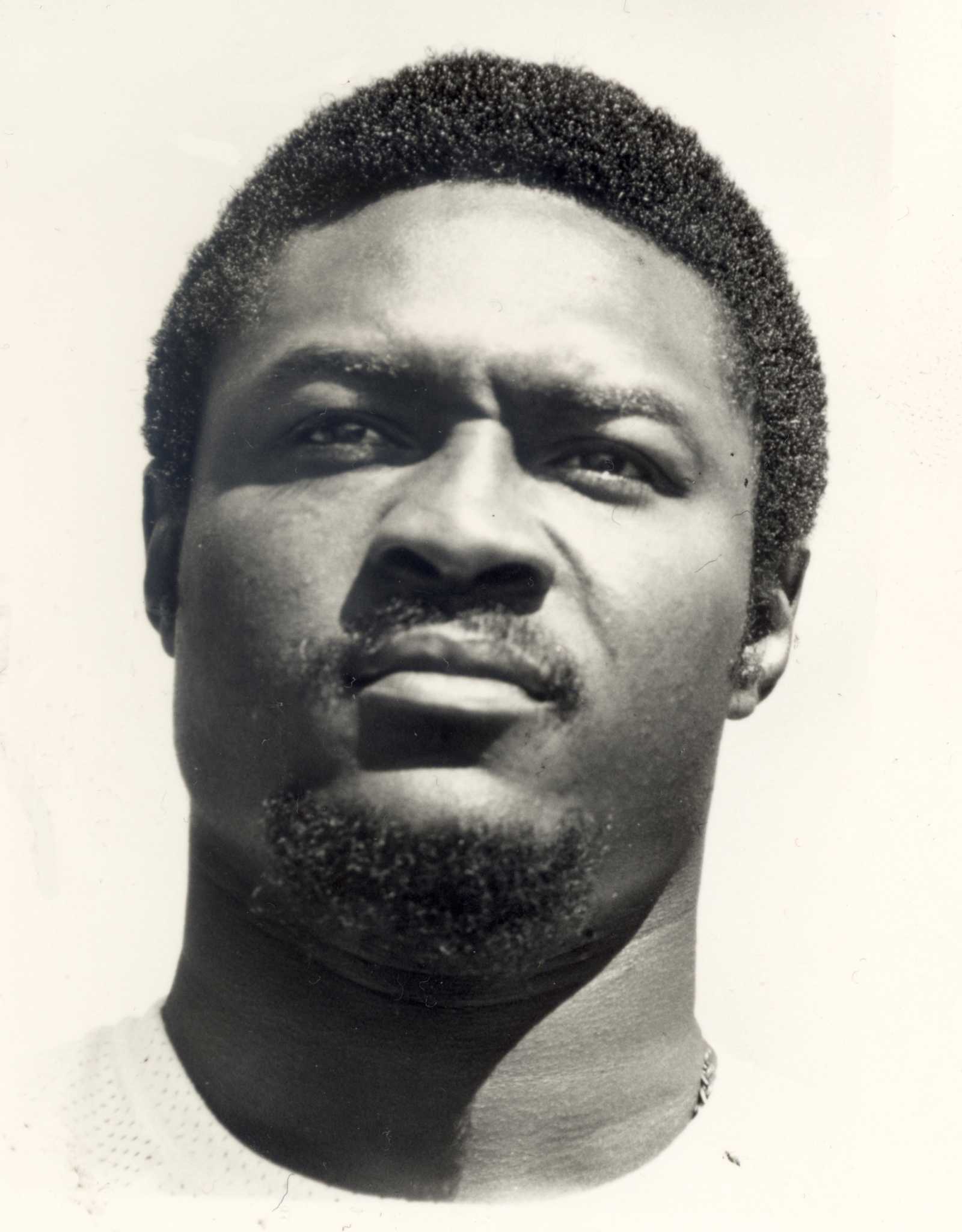 Former Patriots lineman Sam Adams dies at 67