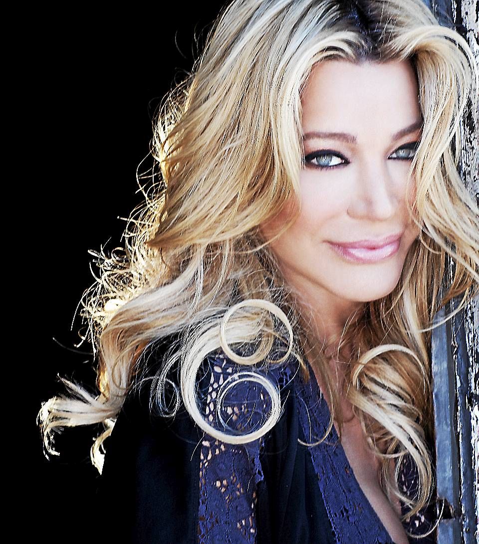 Taylor Dayne takes Town Center Park stage in Hamden Friday
