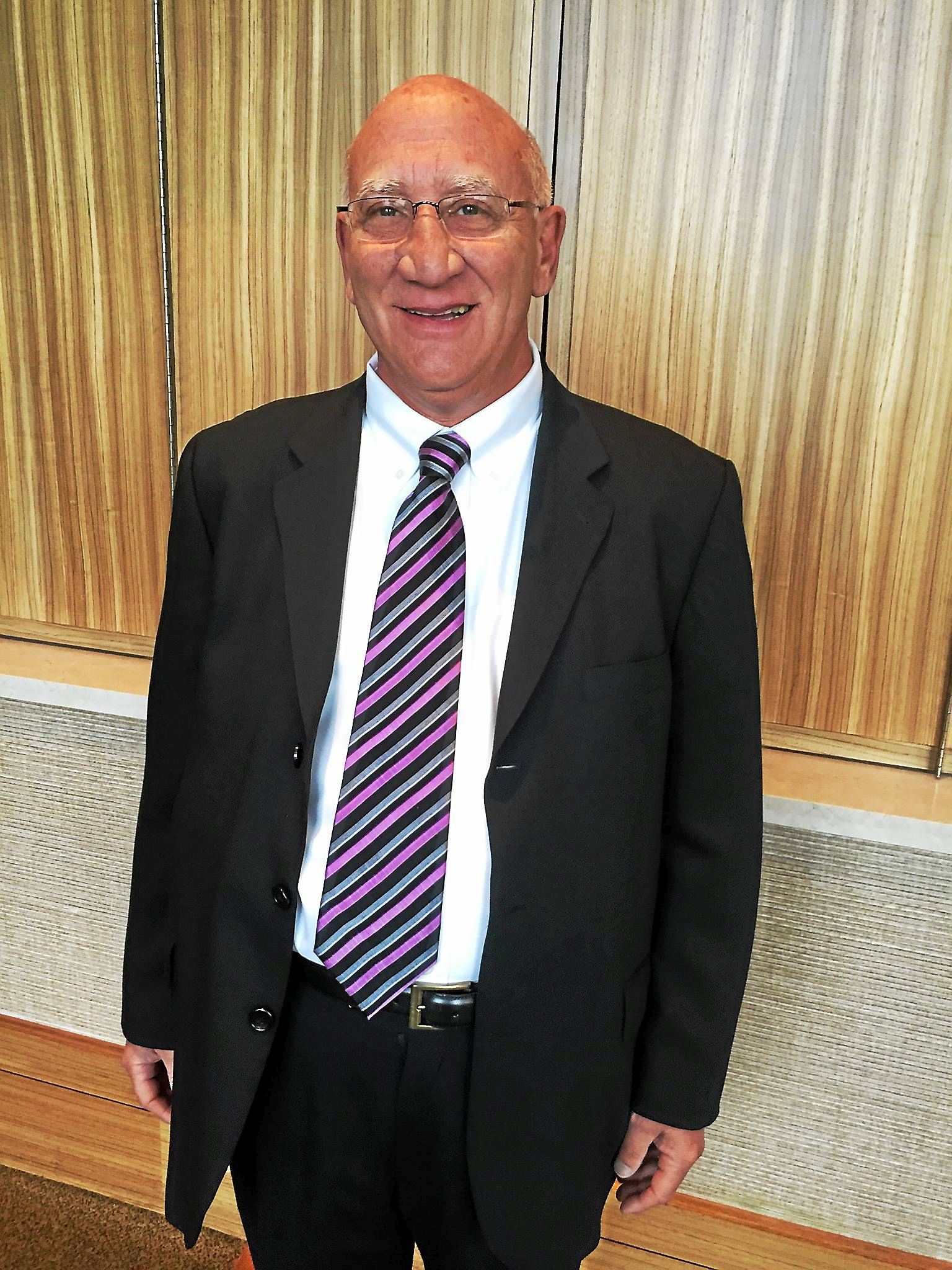 Retired elementary school principal seeks Democratic nomination to run ...