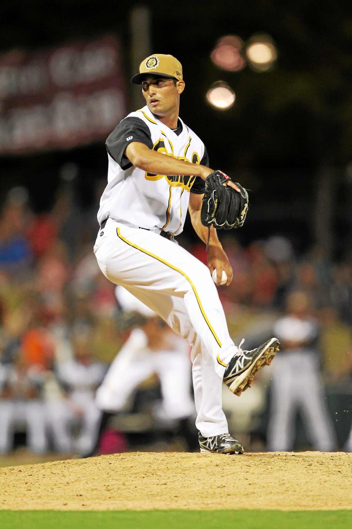 Madison native, UConn product Greg Nappo dealing in Double-A