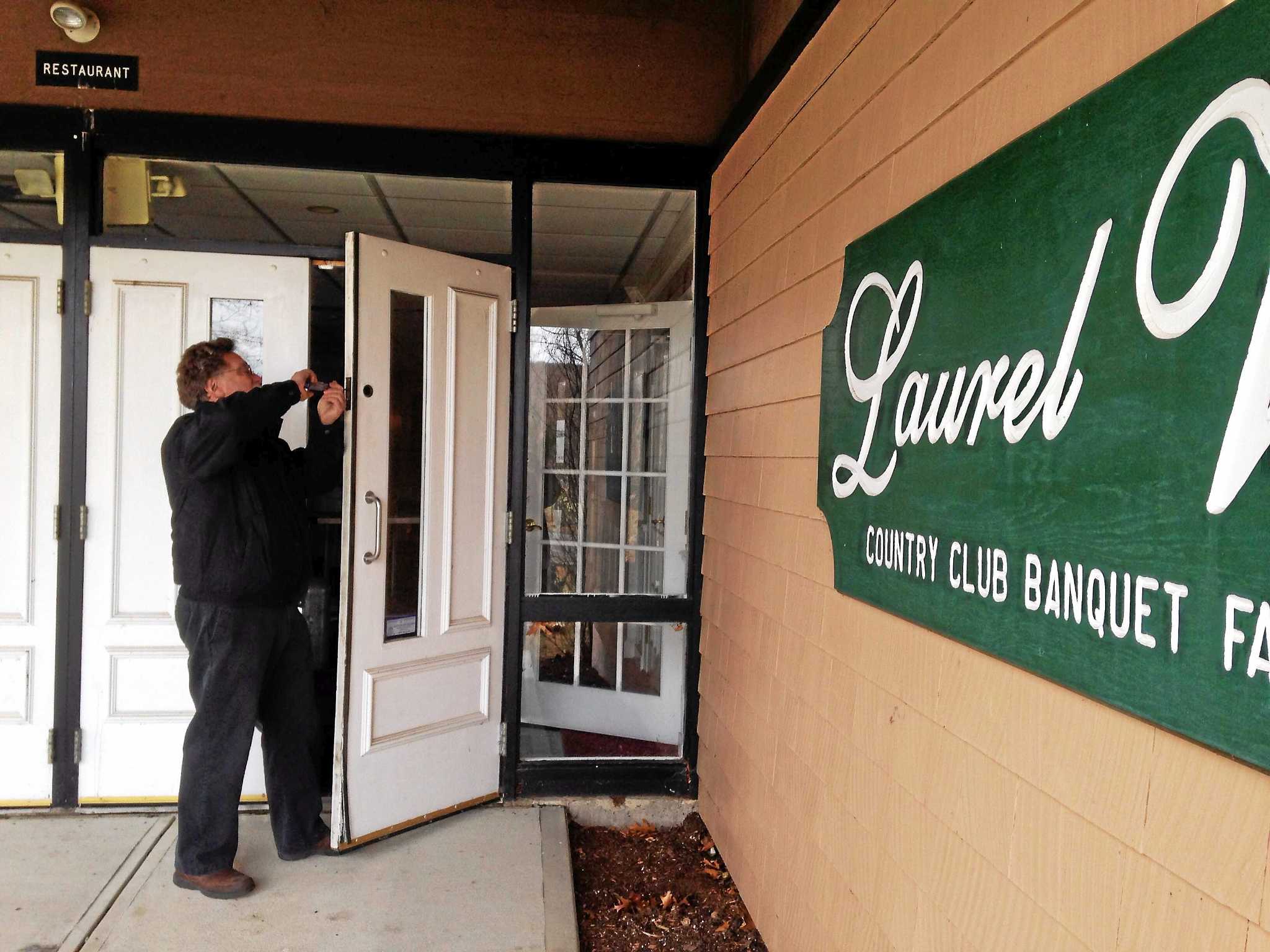 The banquet facility at Hamden’s Laurel View Country Club locked ...