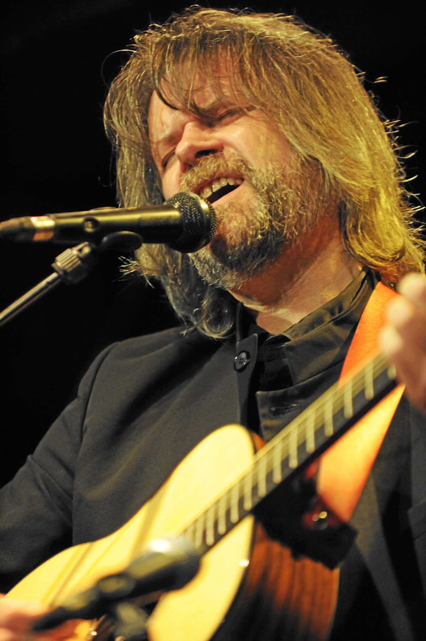 Beppe Gambetta-Rushad Eggleston light up Branford Folk Music show