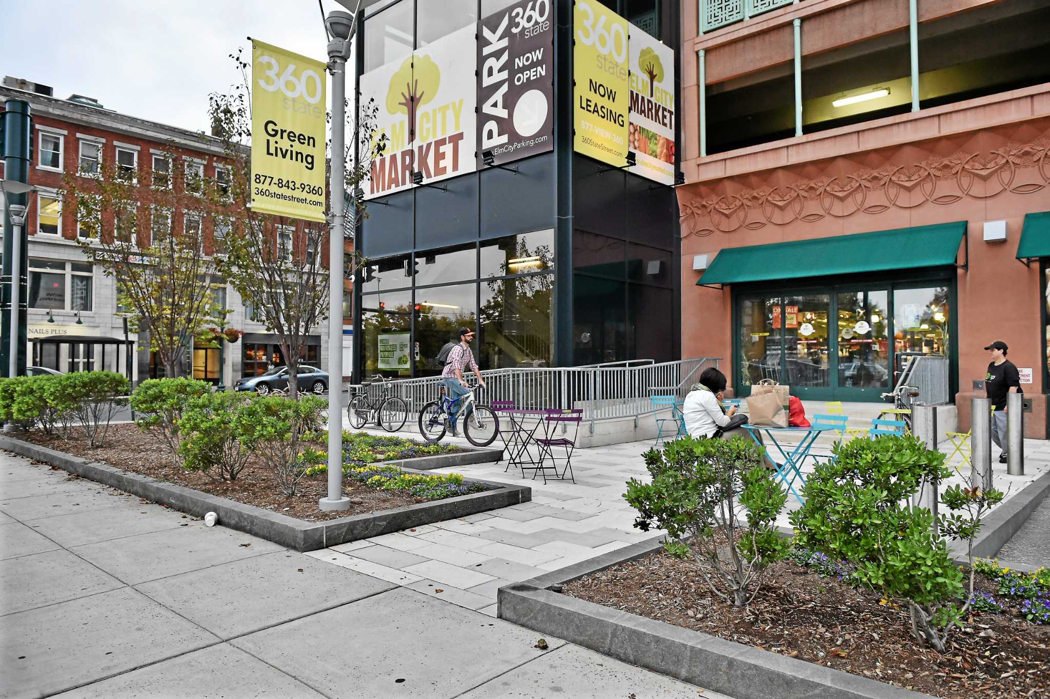 Downtown New Haven gets a new grocery store where Elm City Market was