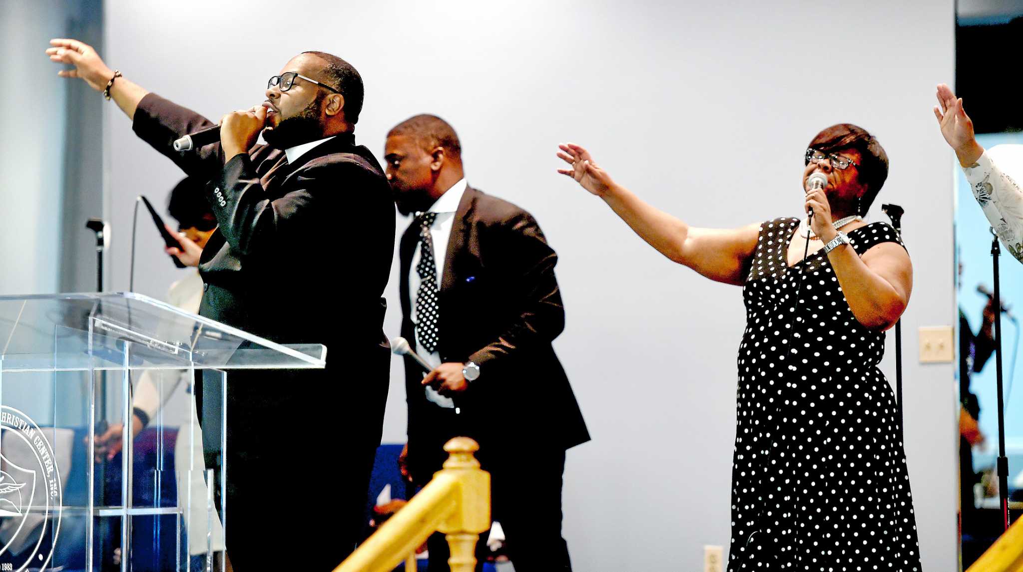 New Haven mayor, police chief talk community service in church visit
