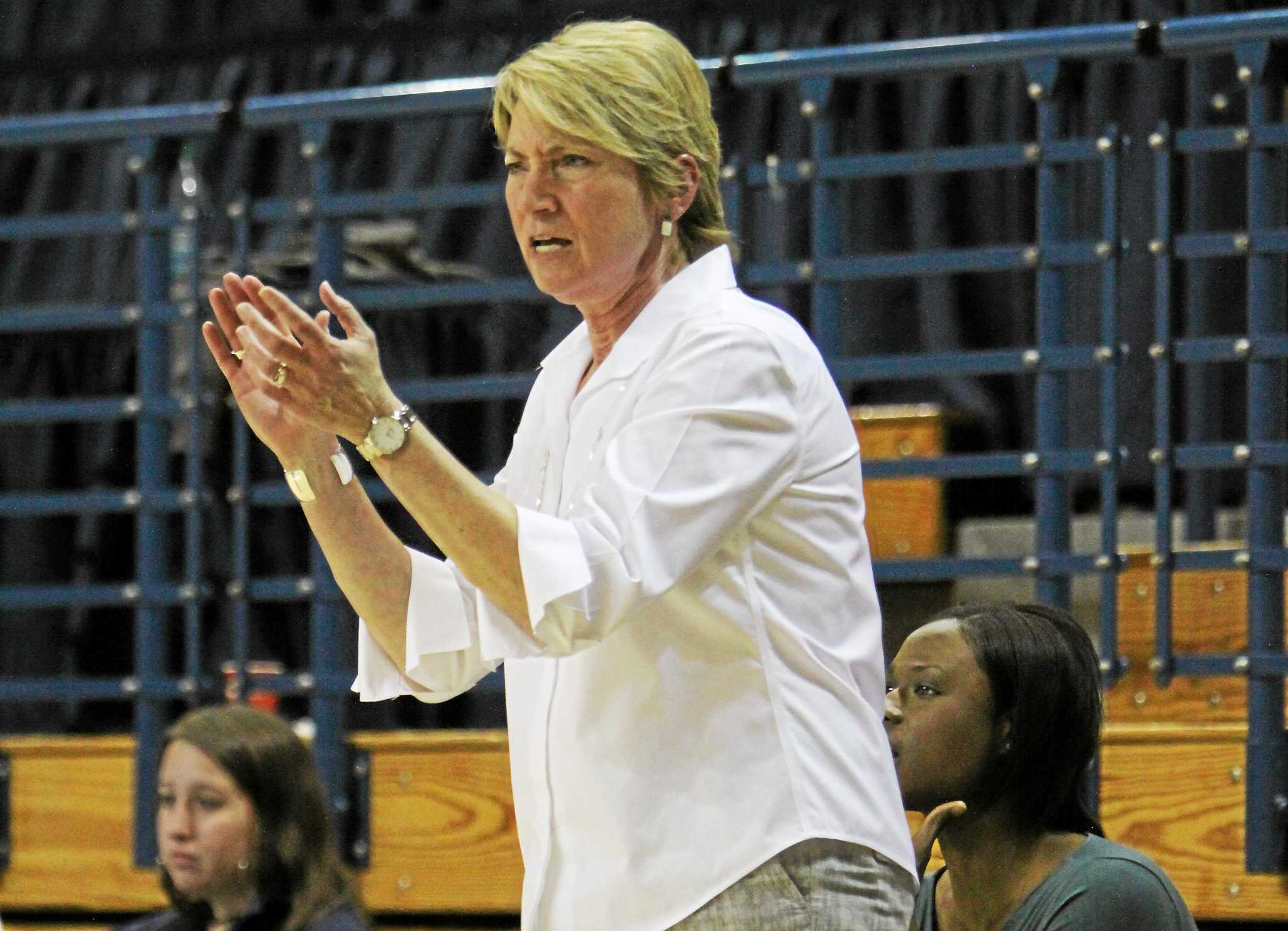 Yale coach Chris Gobrecht bringing Sarju, Santucci back home