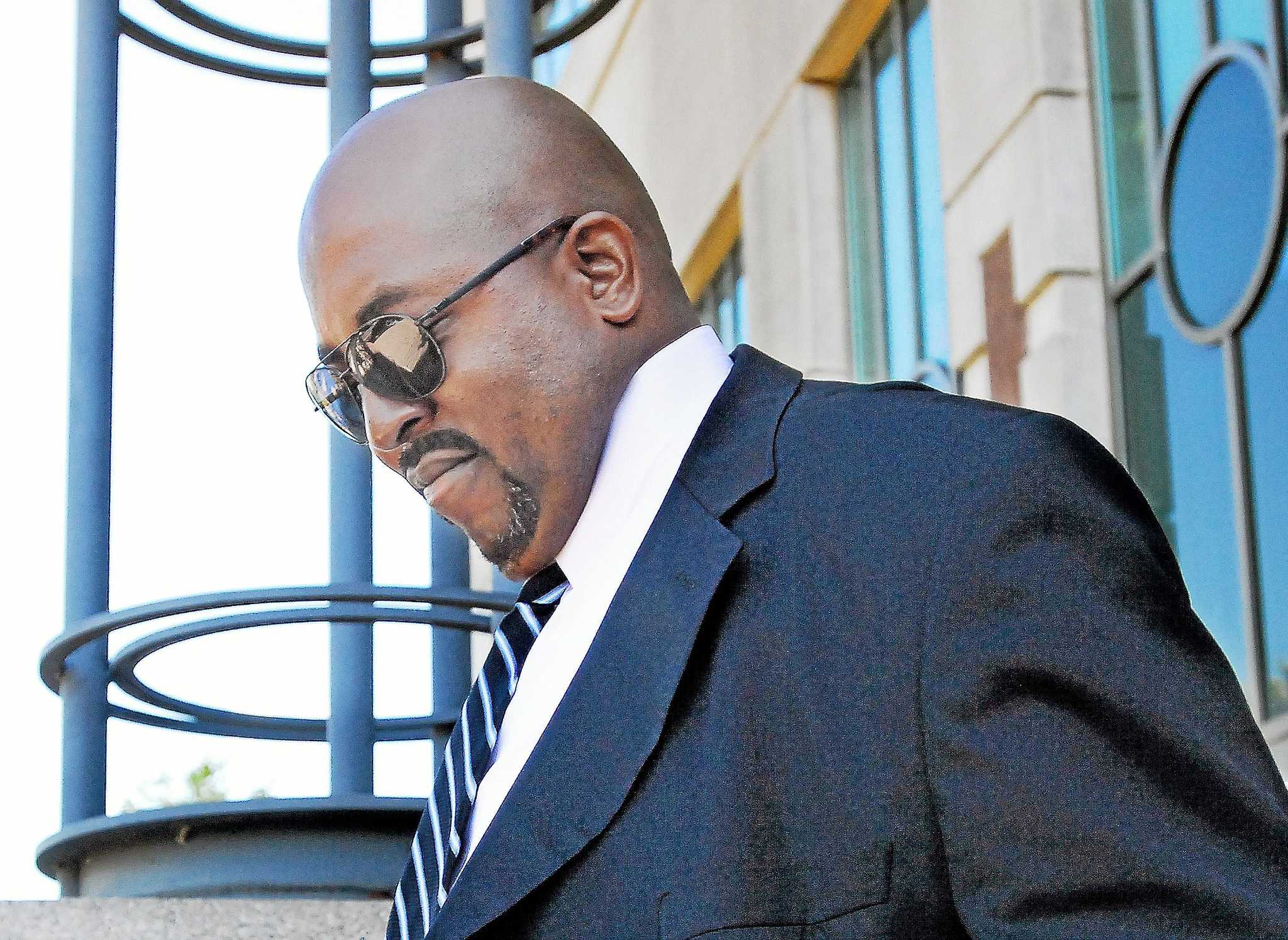 Connecticut board drops case against doc already convicted of Clinton ...