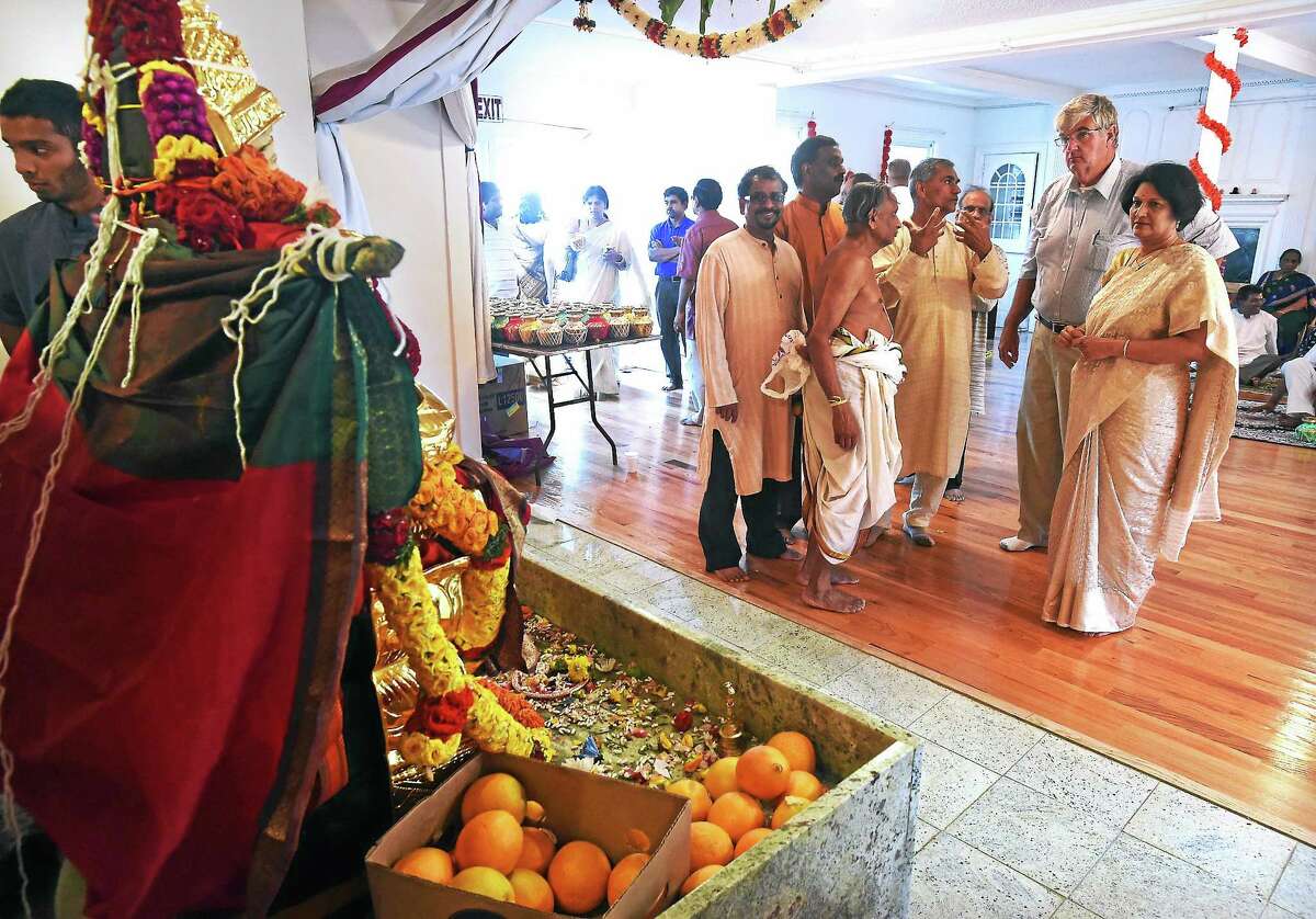 Hindu Chinmaya Saraswati Ashram opens in Orange
