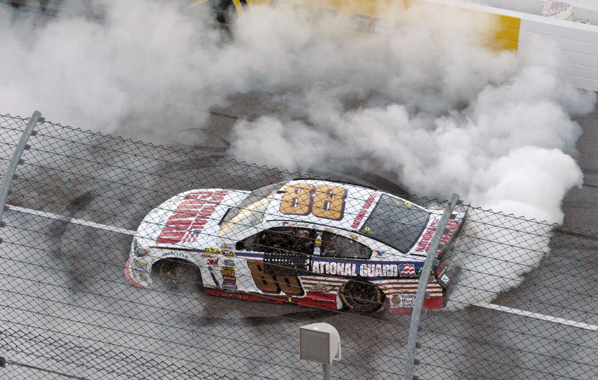 Dale Earnhardt Jr. wins at Martinsville Speedway